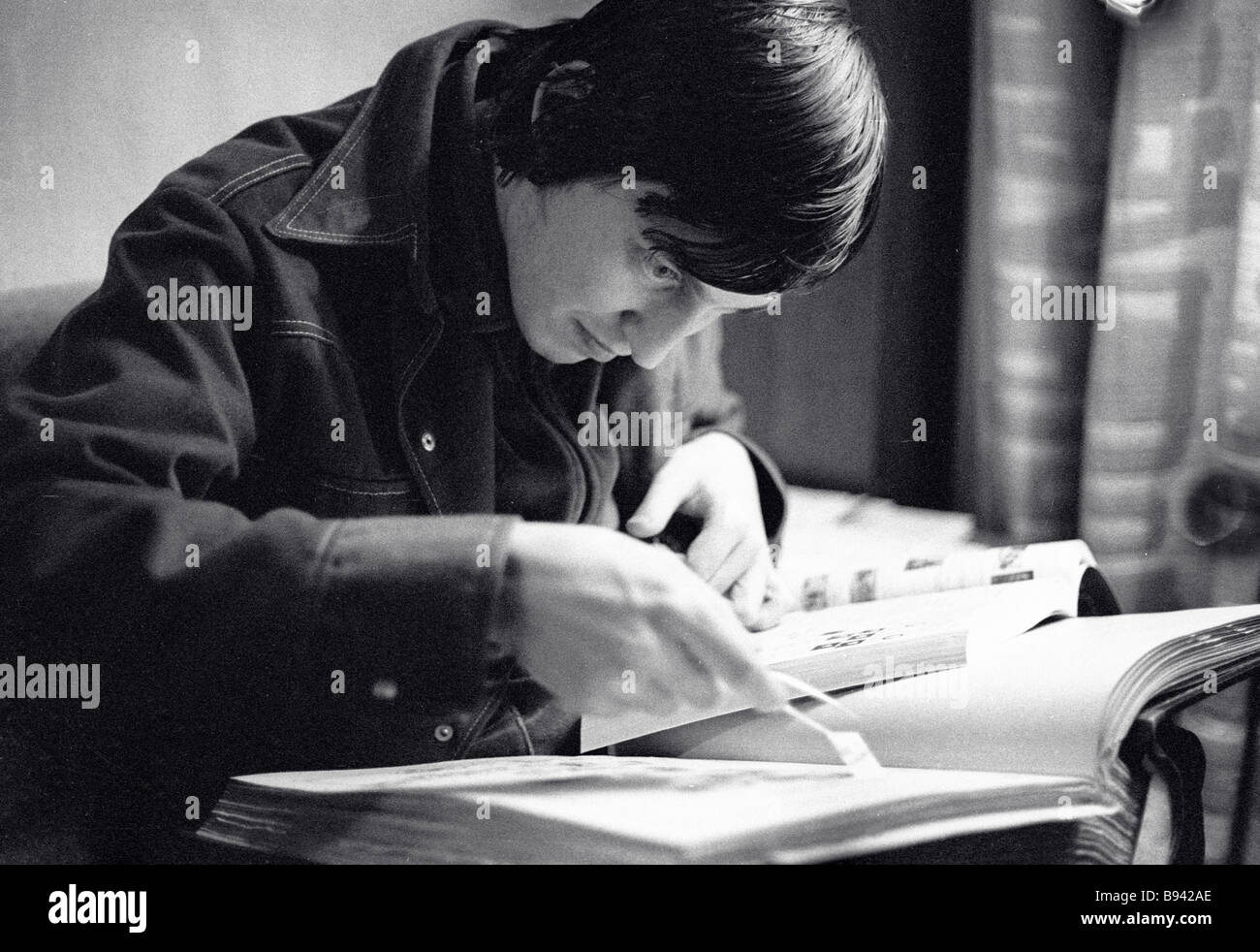 World chess champion Anatoly Karpov at leisure Stock Photo - Alamy World chess champion Anatoly Karpov at leisure Stock Photo - Alamy
