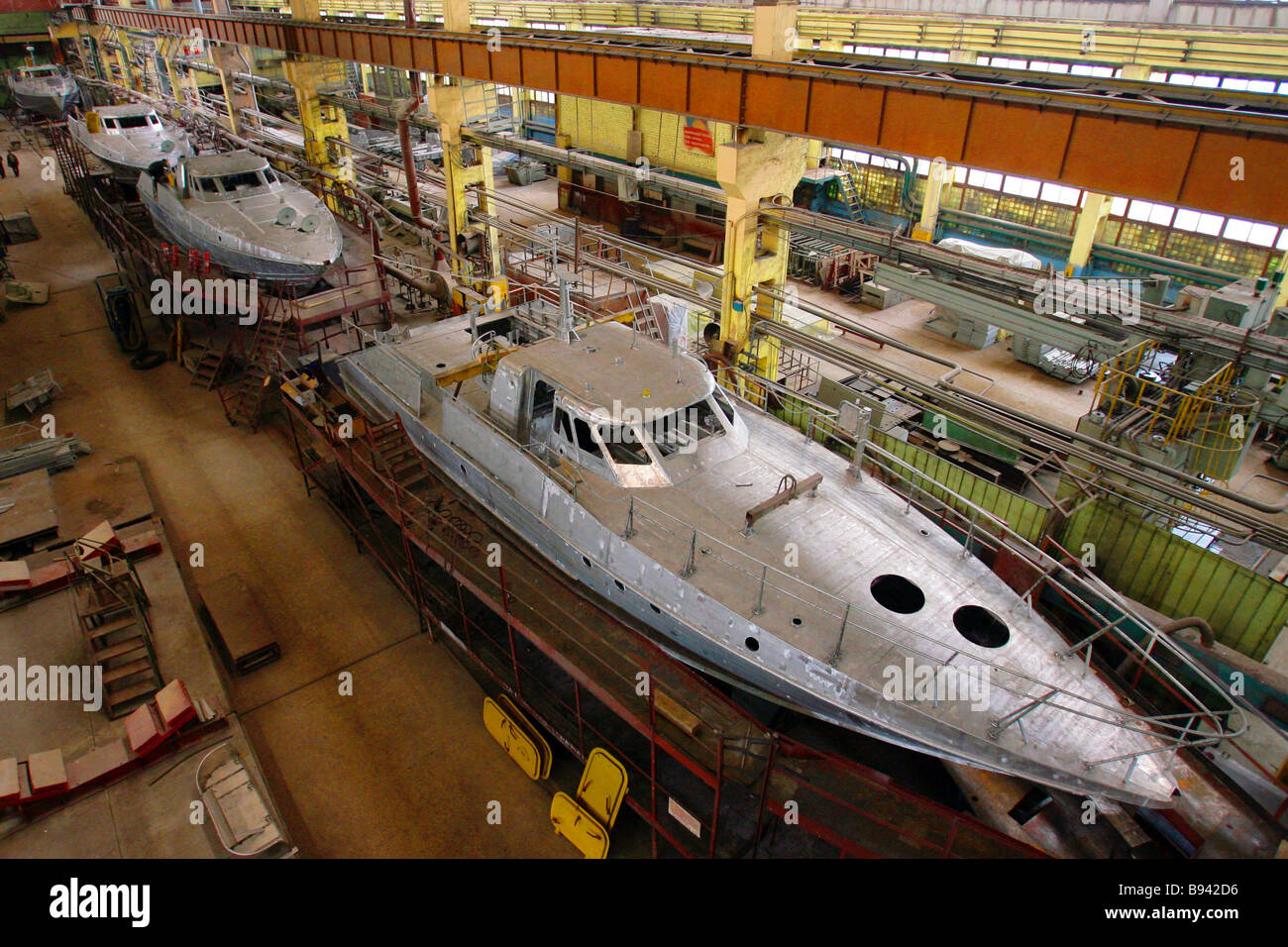 Stage by stage construction line of rapid 53 miles per hour multi ...