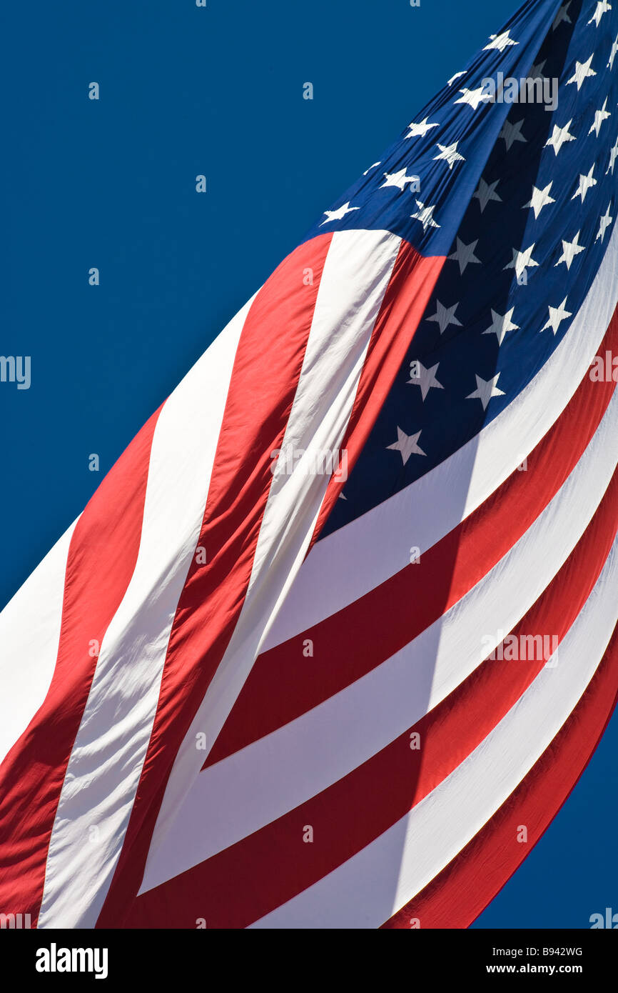Billowing american flag hi-res stock photography and images - Alamy
