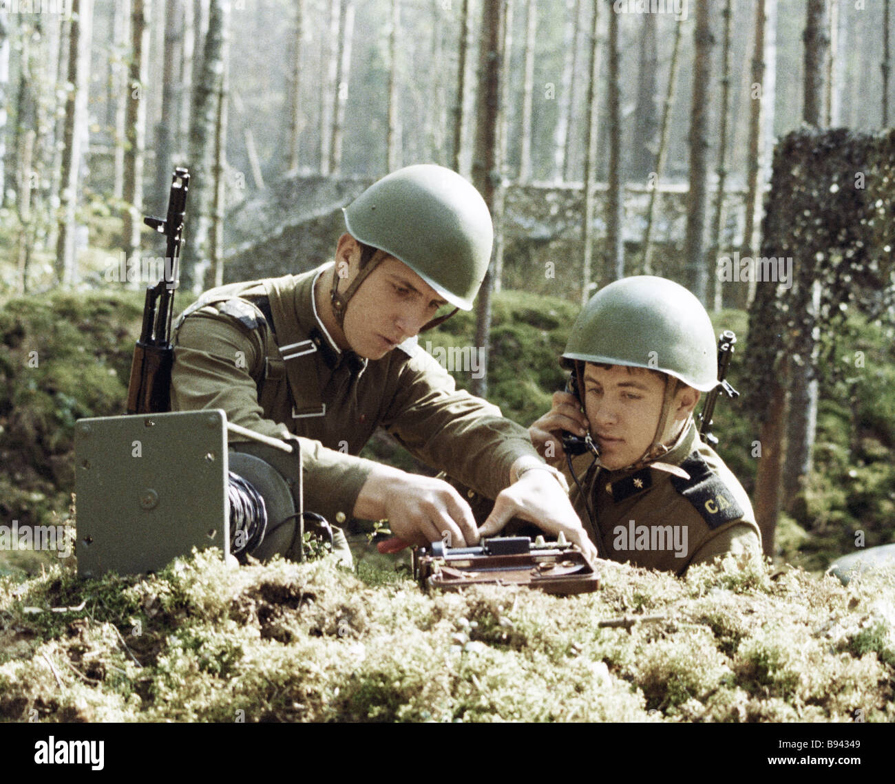 Signalmen Zapad 81 military exercises Stock Photo - Alamy