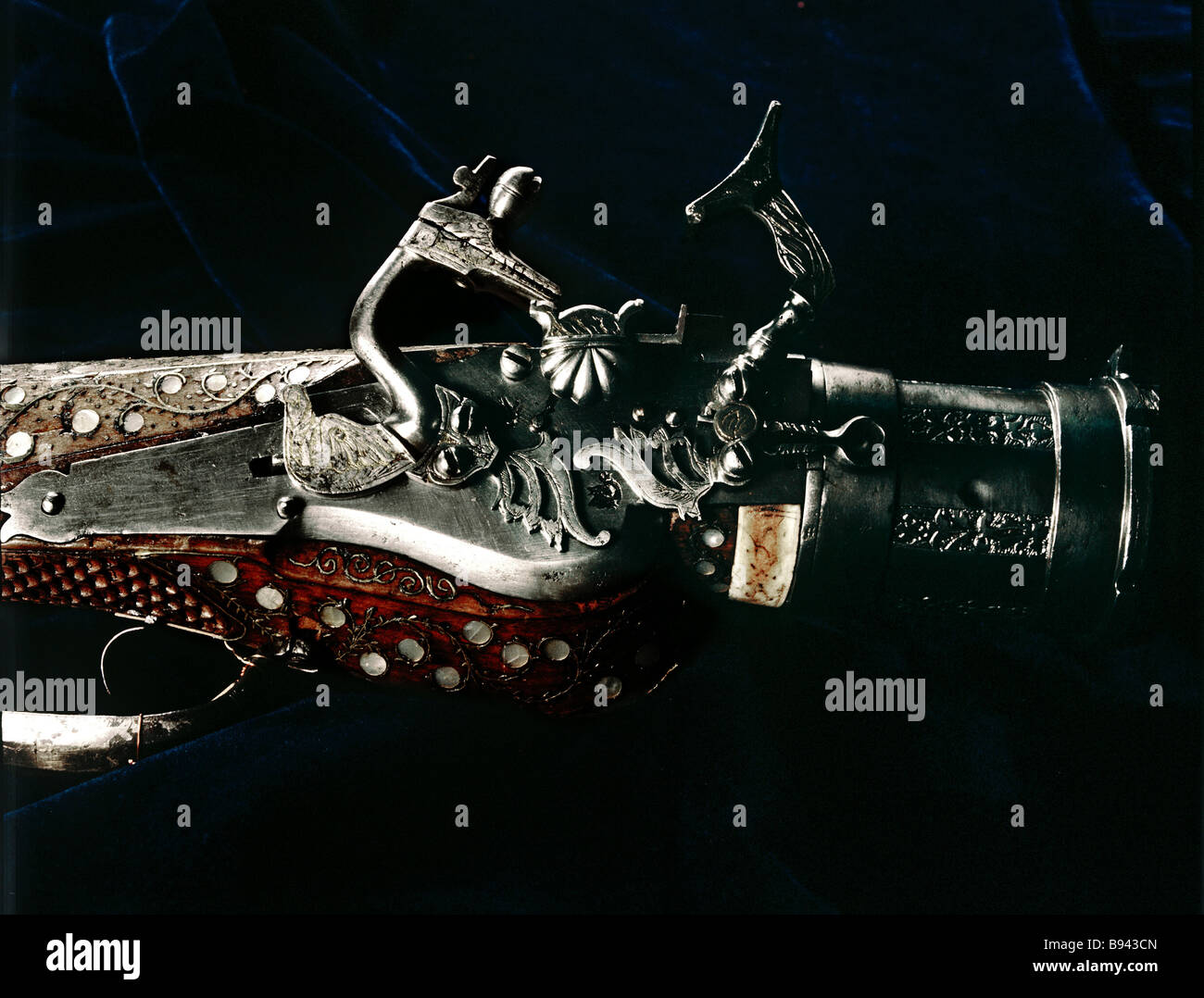 A flint lock 1652 There is a stamp embossed by craftsman Pervusha ...