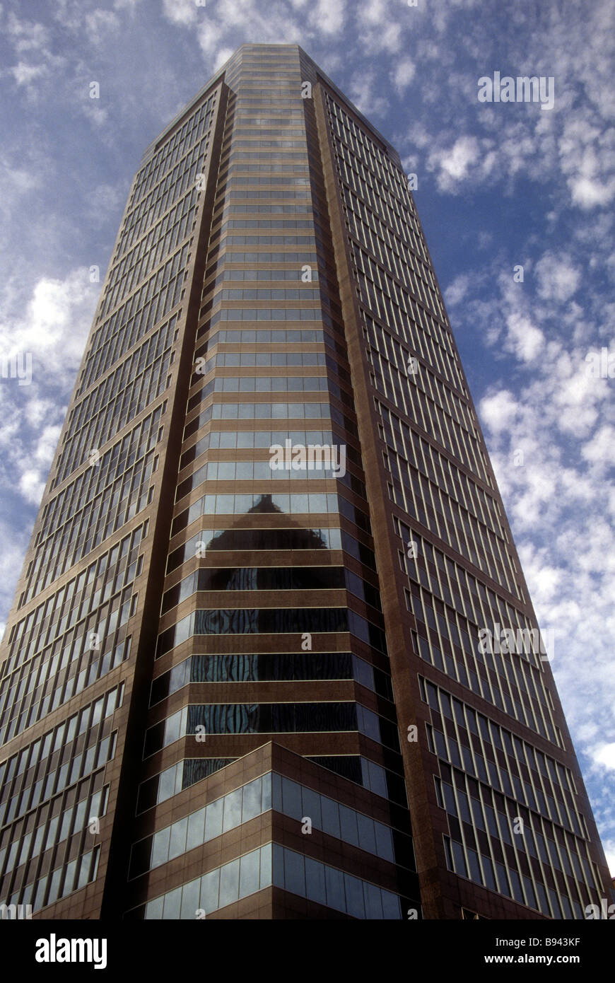 Tower sky imposing tall reflection hi-res stock photography and images ...