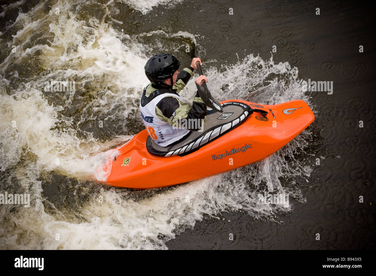 United kingdom extreme kayak competition hi-res stock photography and ...