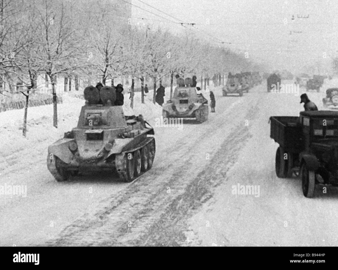 Tanks rolling through Moscow streets to the front World War II Stock ...