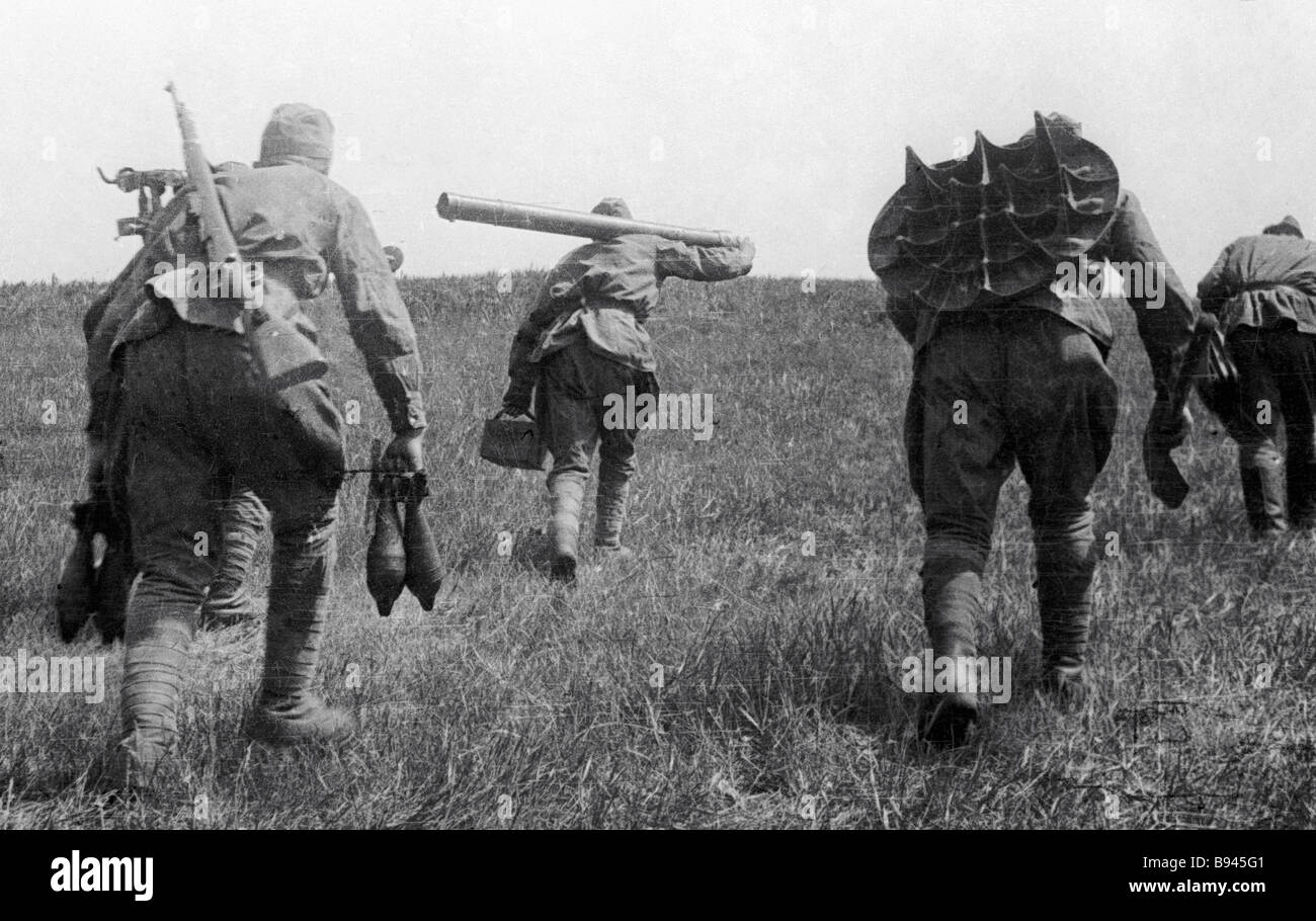 A mortar detachment of the 3rd Ukrainian Front changing a firing ...