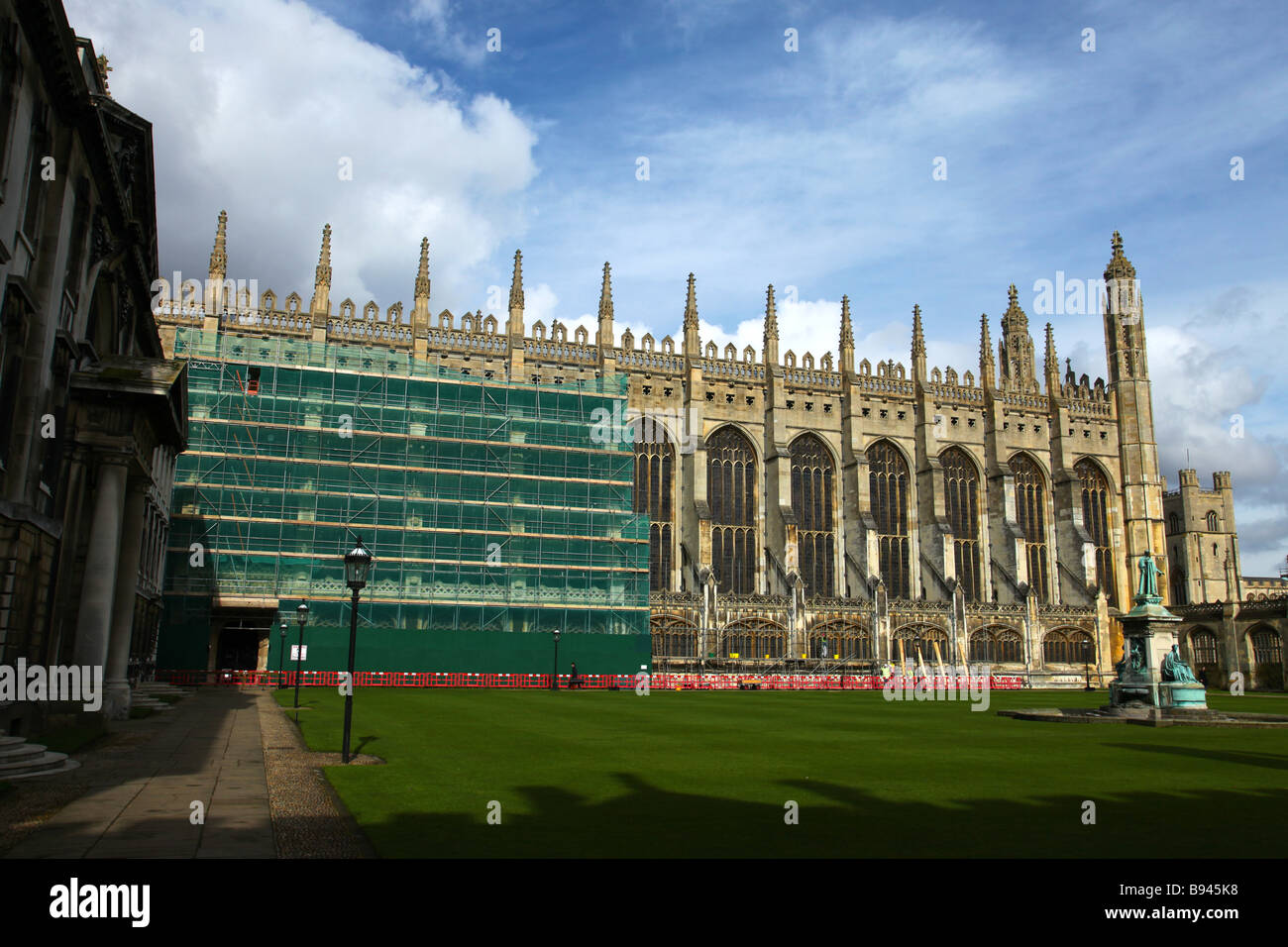 Kings college university building hi-res stock photography and images ...