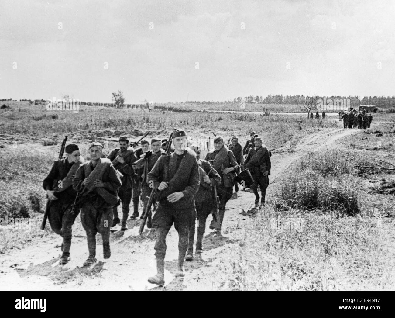 Second Belorussian Front soldiers advancing toward the shooting gallery ...