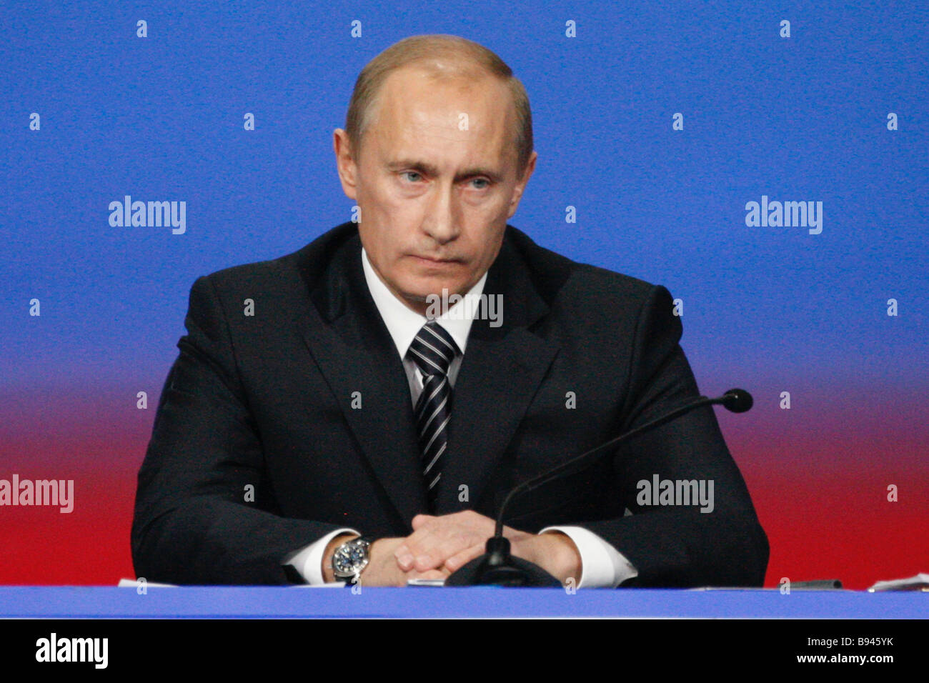 Russia s President Vladimir Putin speaking at United Russia conference ...