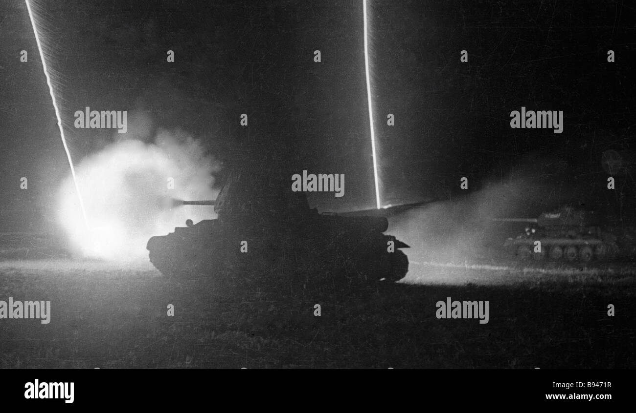 A night tank attack at the 3rd Ukrainian Front Stock Photo - Alamy