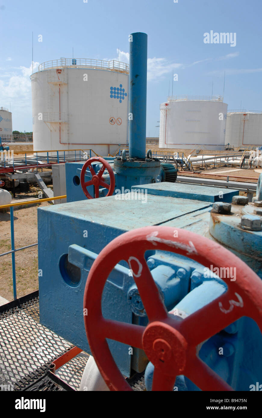 Aktau oil pumping station Stock Photo - Alamy