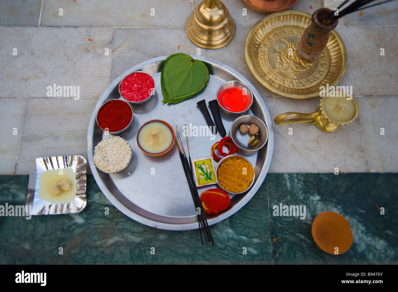 Religious accessories at ghats Varanasi Stock Photo - Alamy