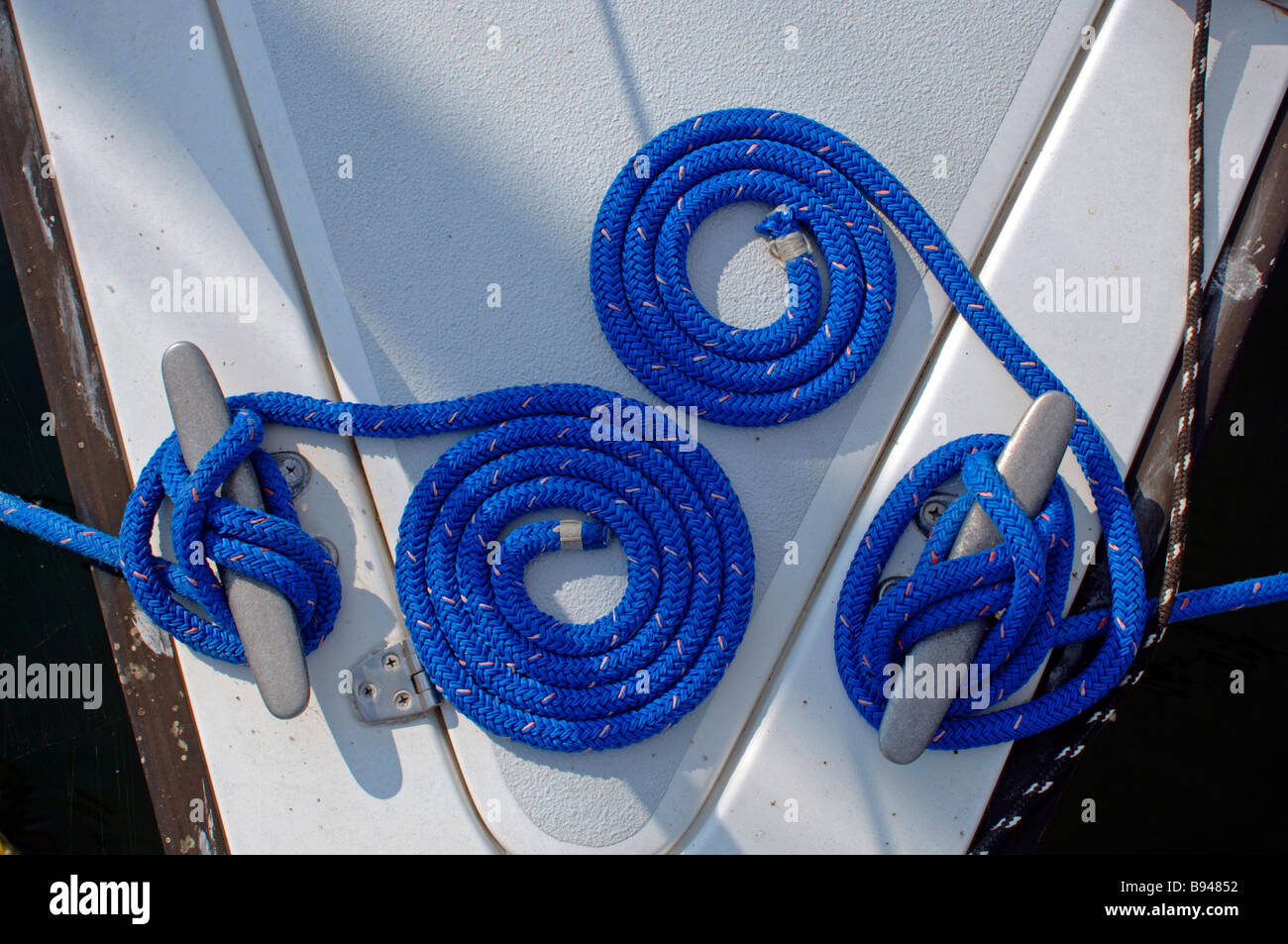 Wound ropes hi-res stock photography and images - Alamy