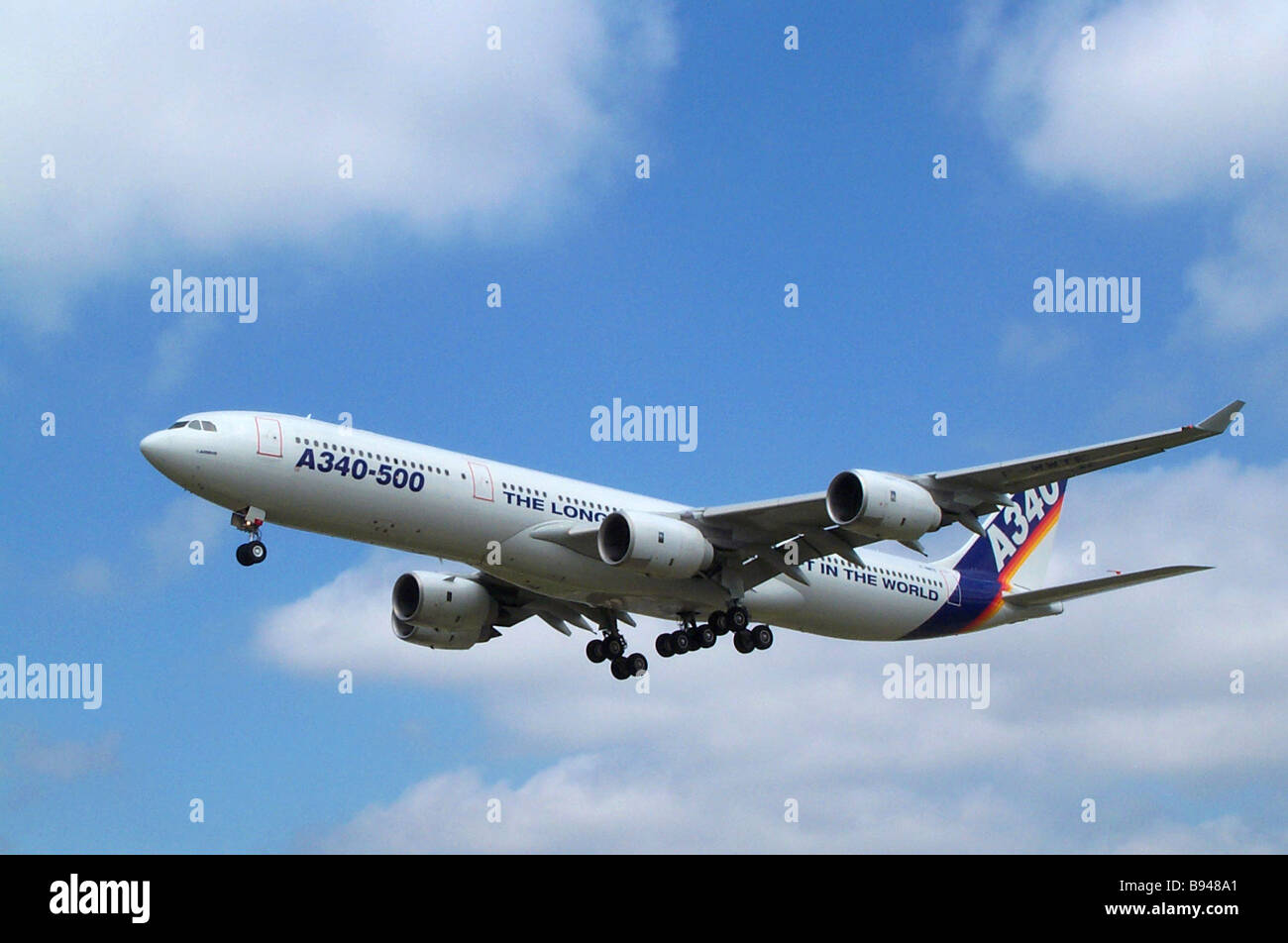 Airbus a340 500 hi-res stock photography and images - Alamy
