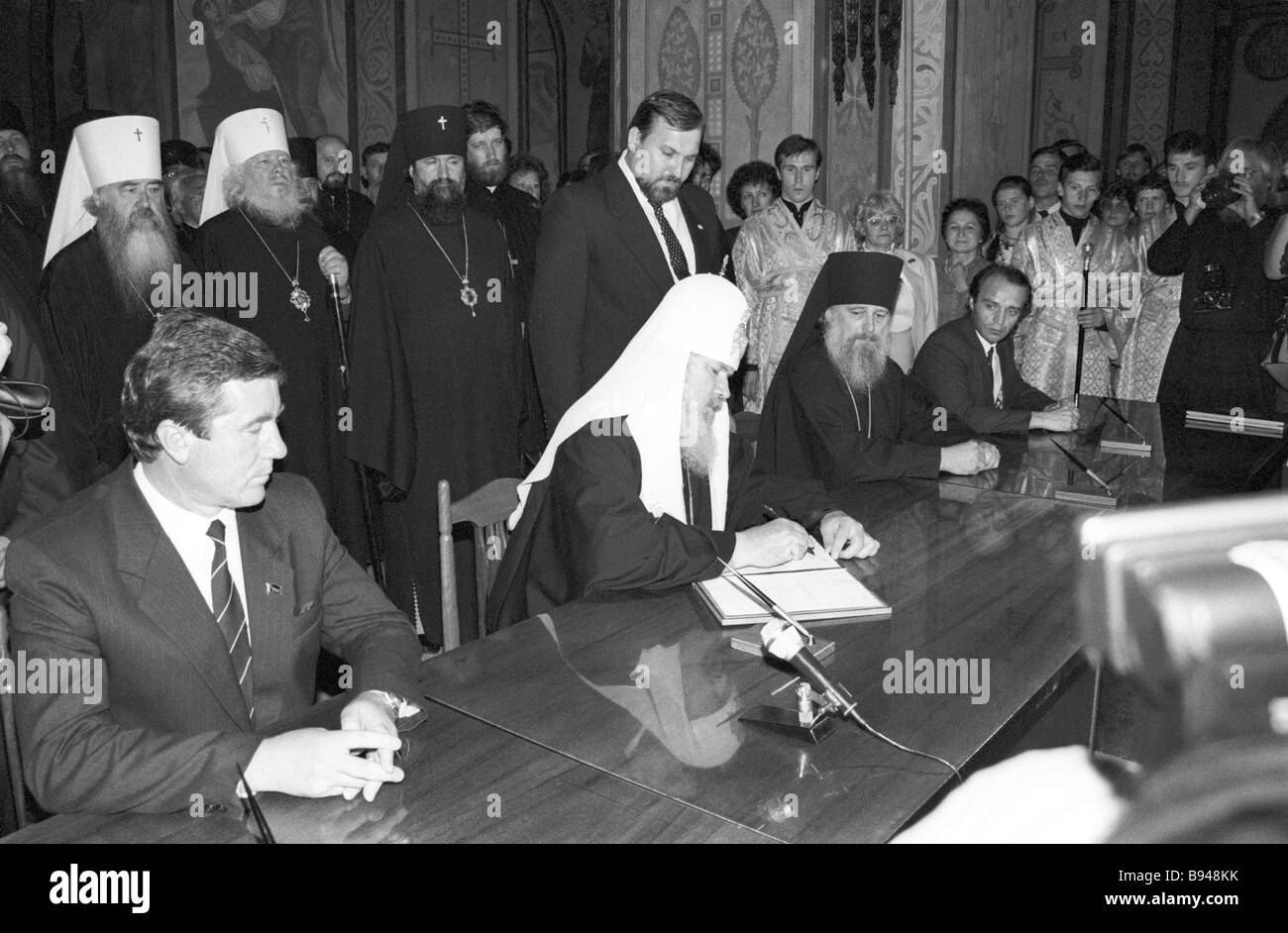 Alexius II signs agreement on transferring Novgorod based Sofia ...