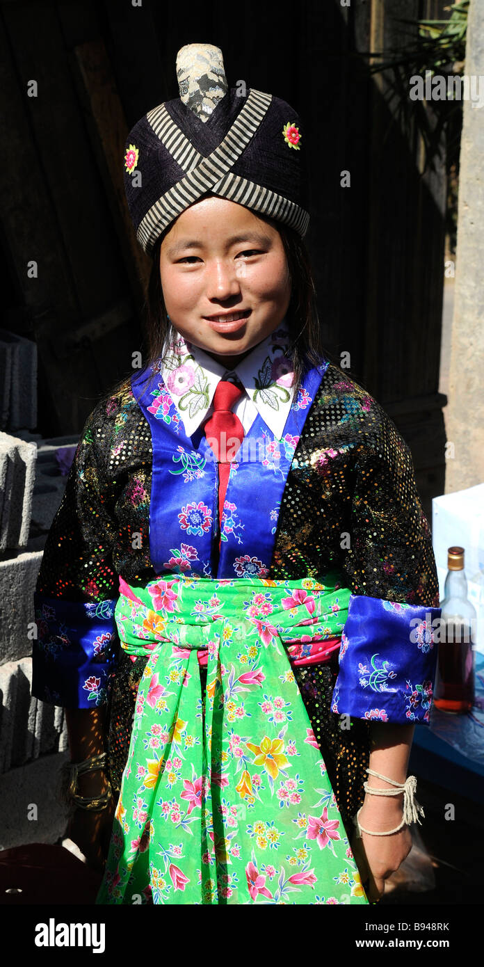 Hmong bride traditional wedding hi-res stock photography and images - Alamy