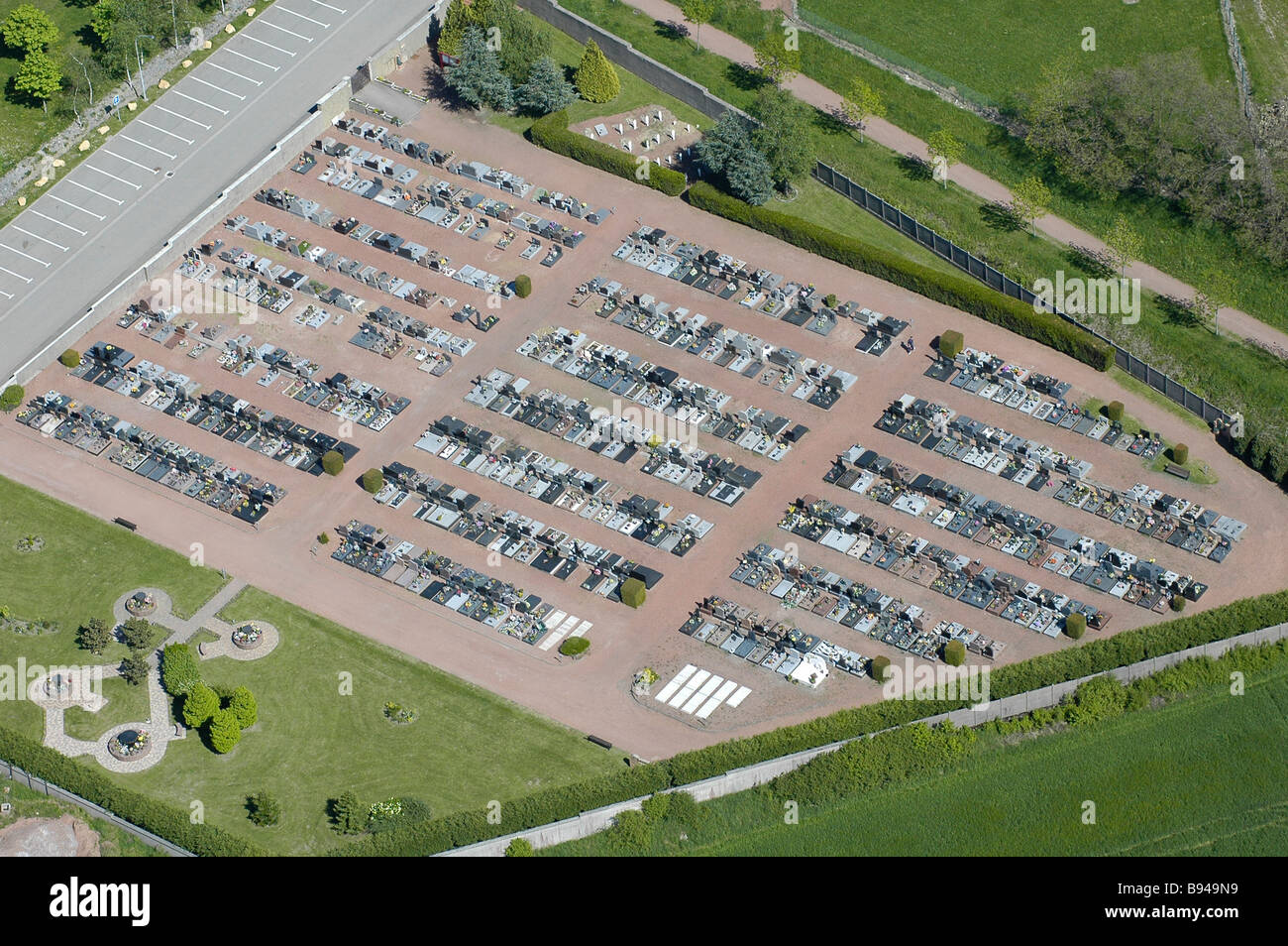 Aerial view cemetery tombstones graves hi-res stock photography and ...