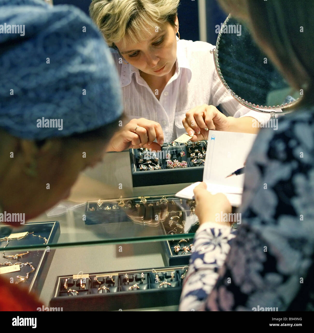 The 48th Moscow International Jewelry and Watch Exhibition Jeweller ...