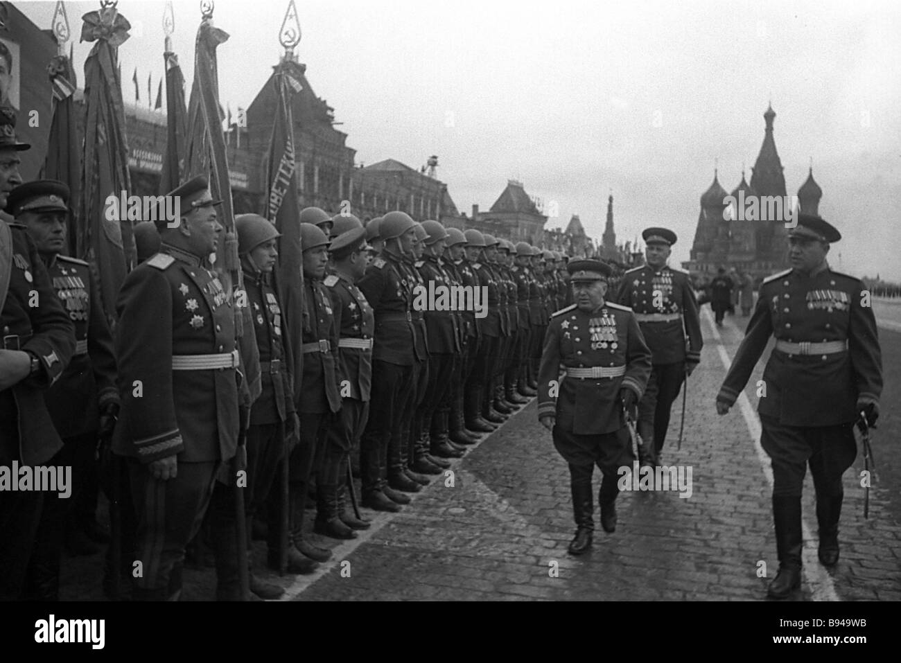 Colonel General V I Kuznetsov greeting First Belorussian Front ...