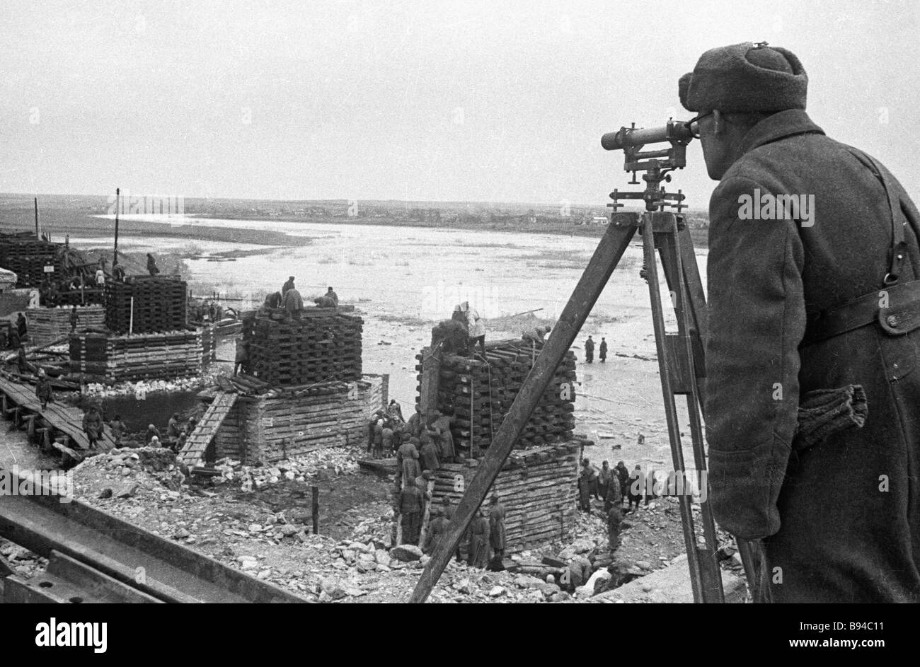 Soviet Soldiers Bridge High Resolution Stock Photography and Images - Alamy