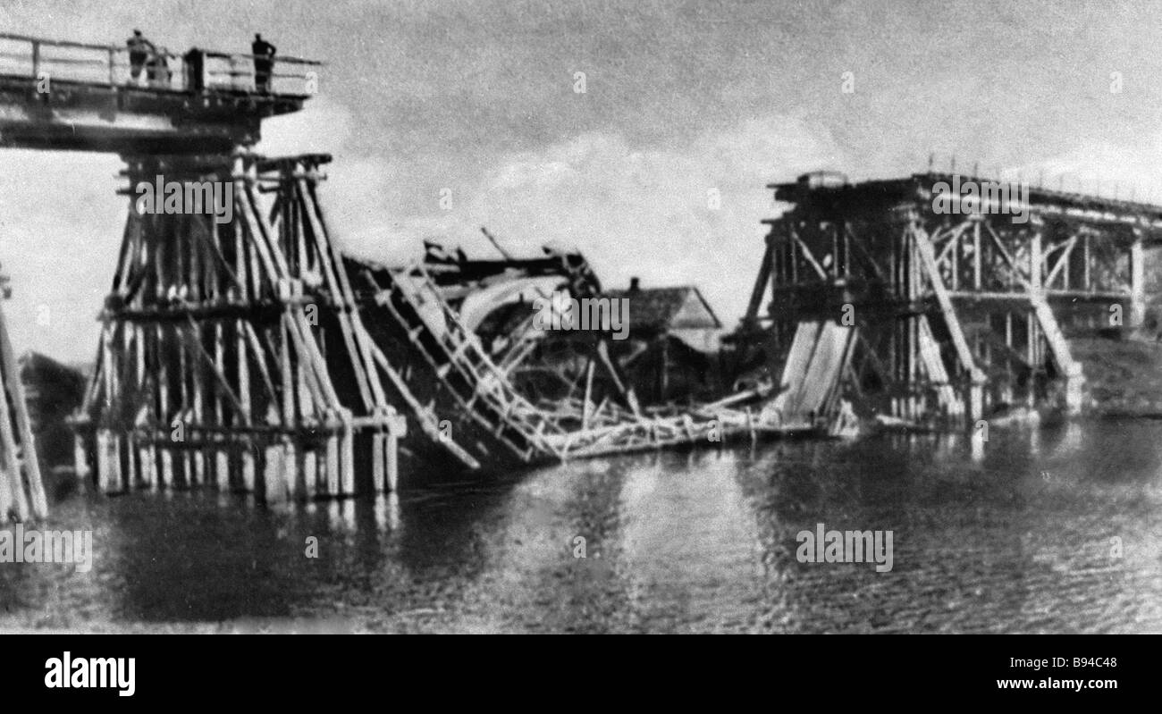 Blown Up Bridge High Resolution Stock Photography and Images - Alamy