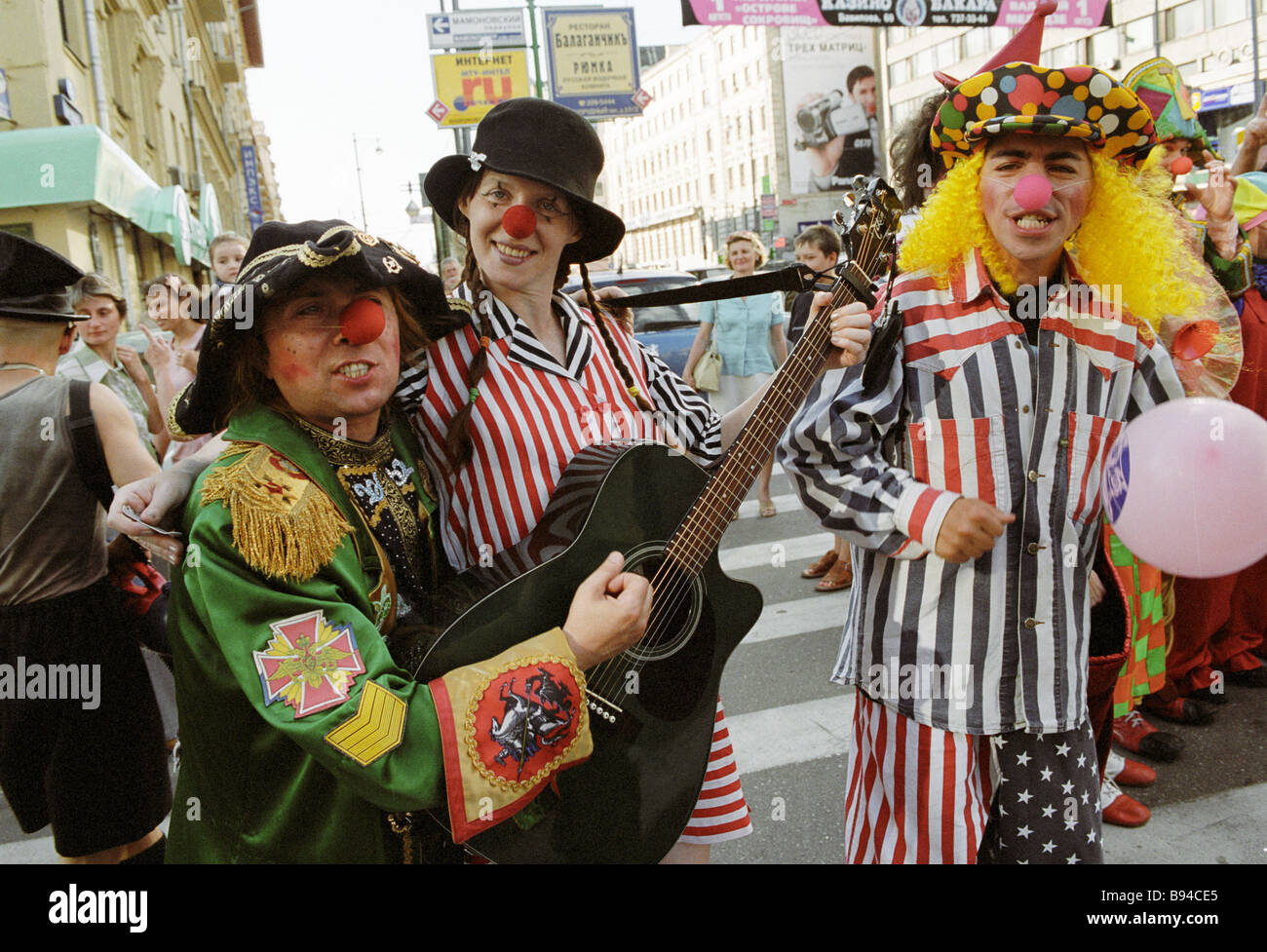Clowns in Moscow streets during the Clownery Planet festival Stock ...