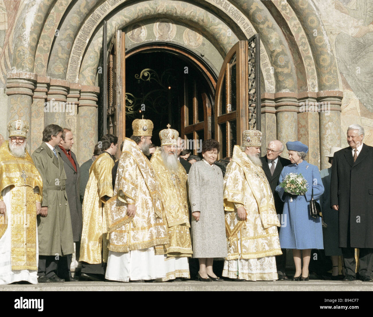Russian President Boris Yeltsin 1st right Queen Elizabeth II 2nd right ...
