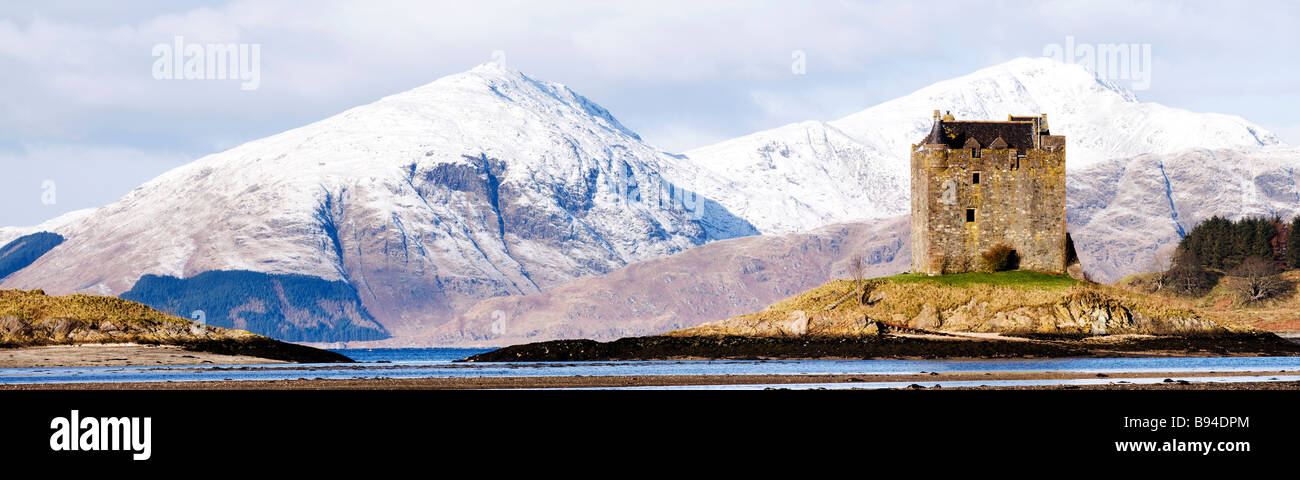 Castle stalker hi-res stock photography and images - Alamy