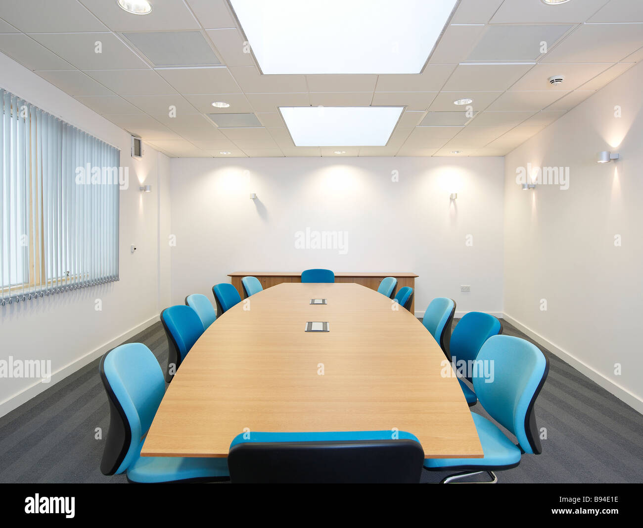 Gathering room hi-res stock photography and images - Alamy