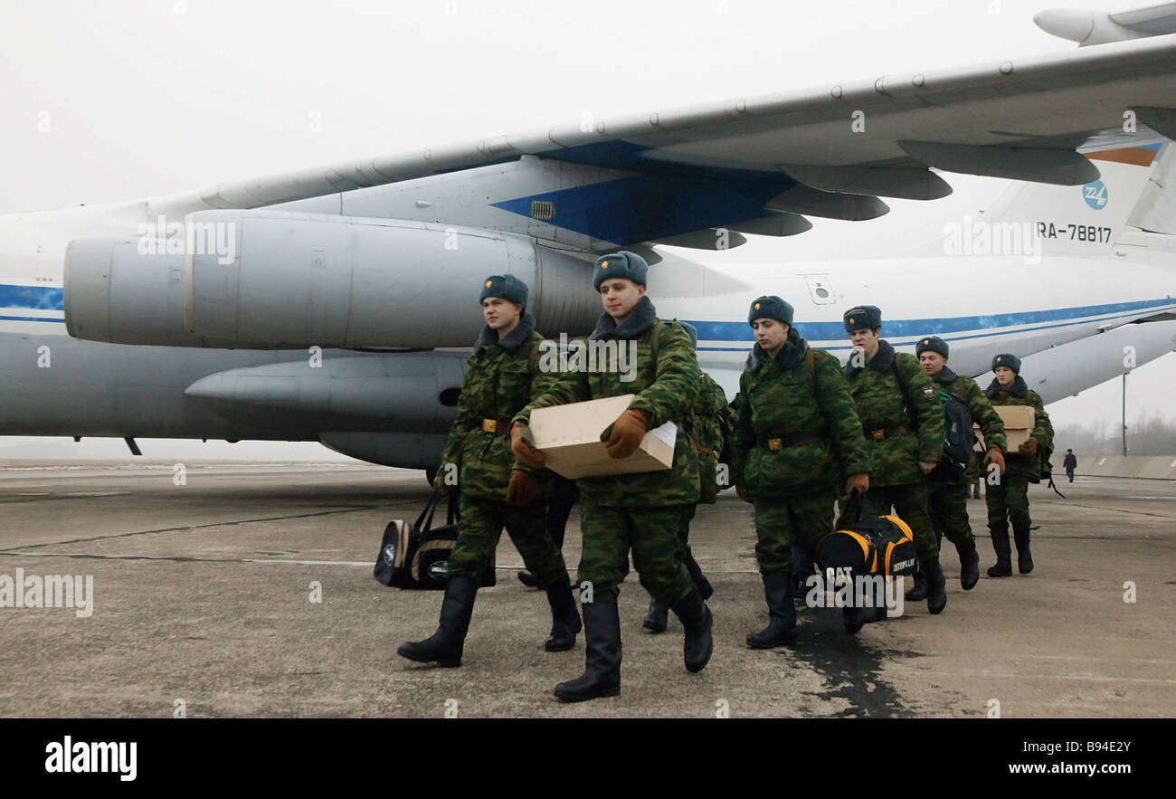 Recruits at the Chkalovsk naval air base in Kaliningrad Stock Photo - Alamy
