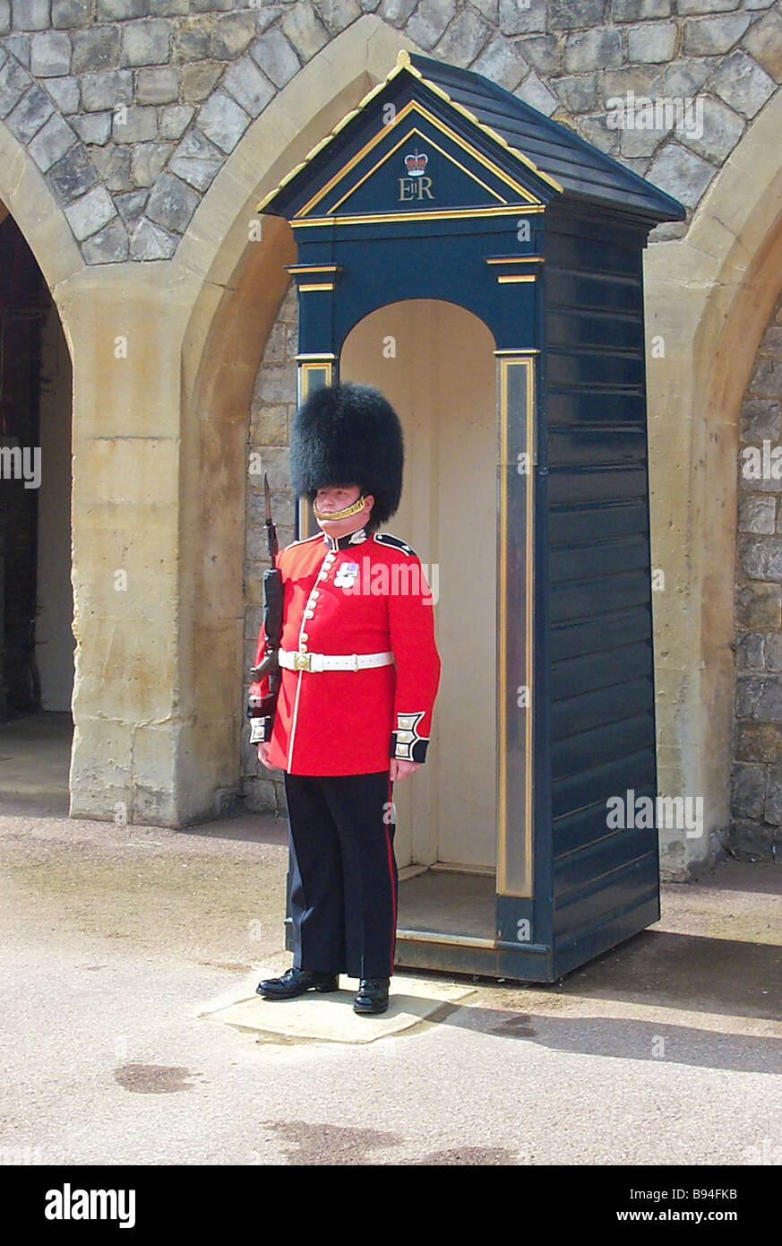 Windsor castle sentry windsor hi-res stock photography and images - Alamy