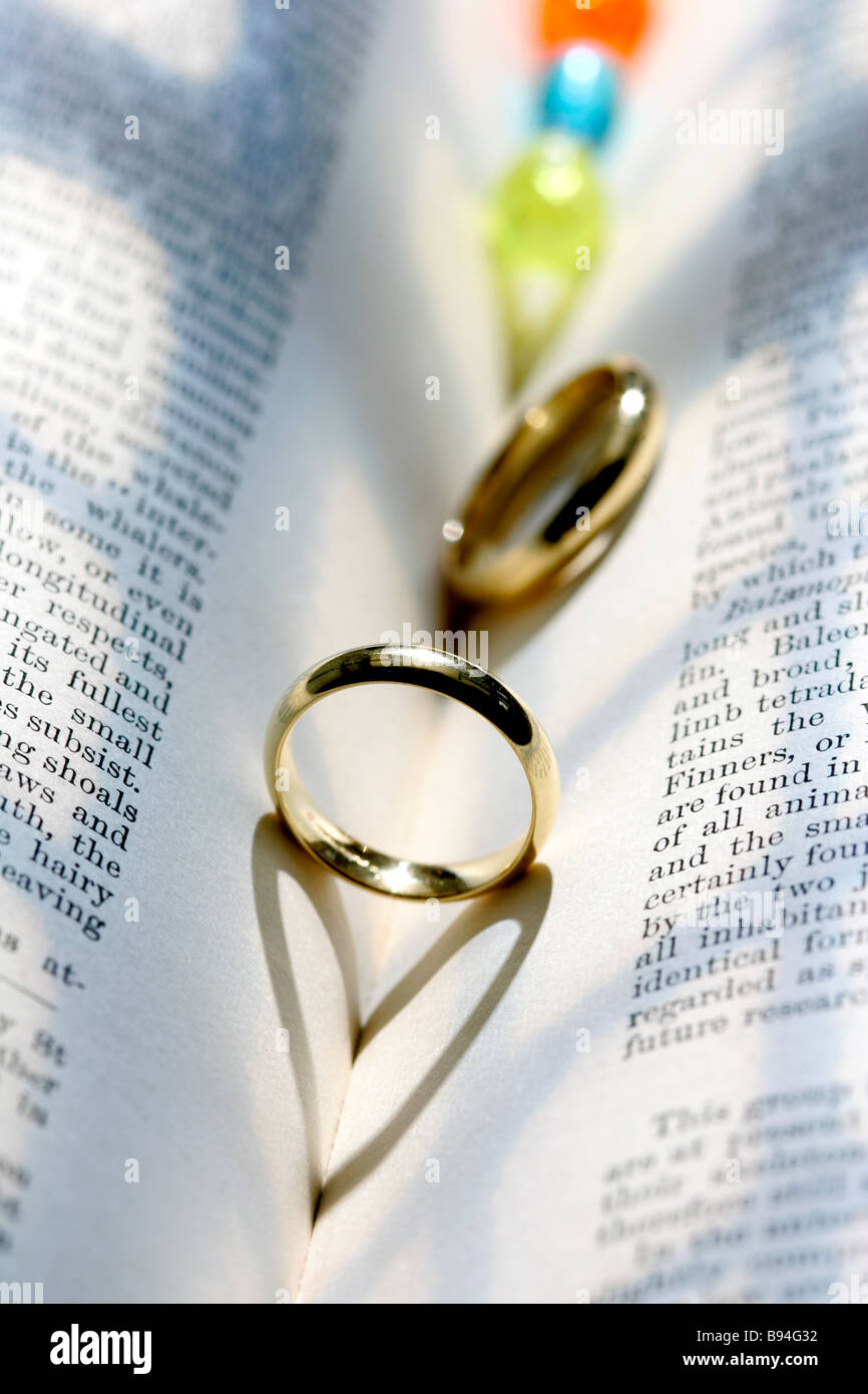 Vicar marrying couple hi-res stock photography and images - Alamy