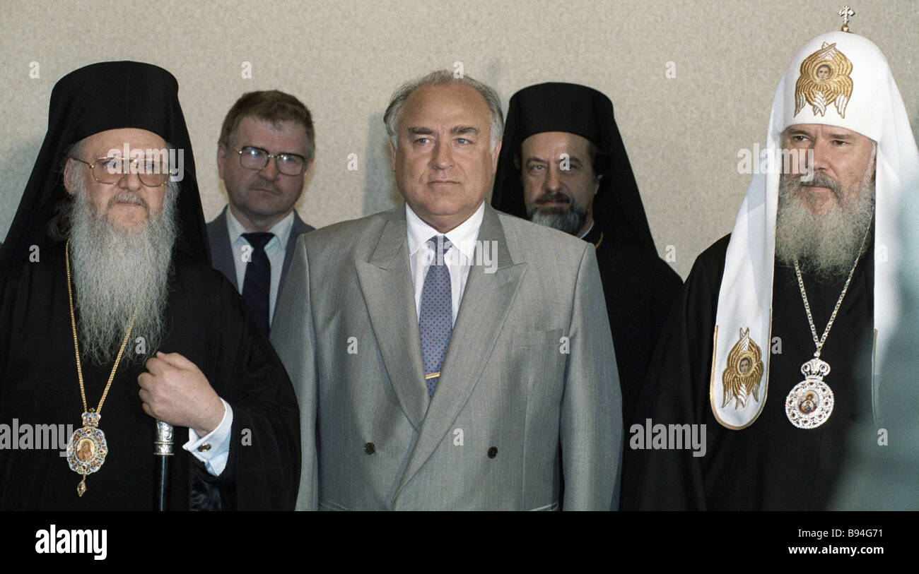 Russian prime Minister Viktor Chernomyrdin center meets Archbishop ...