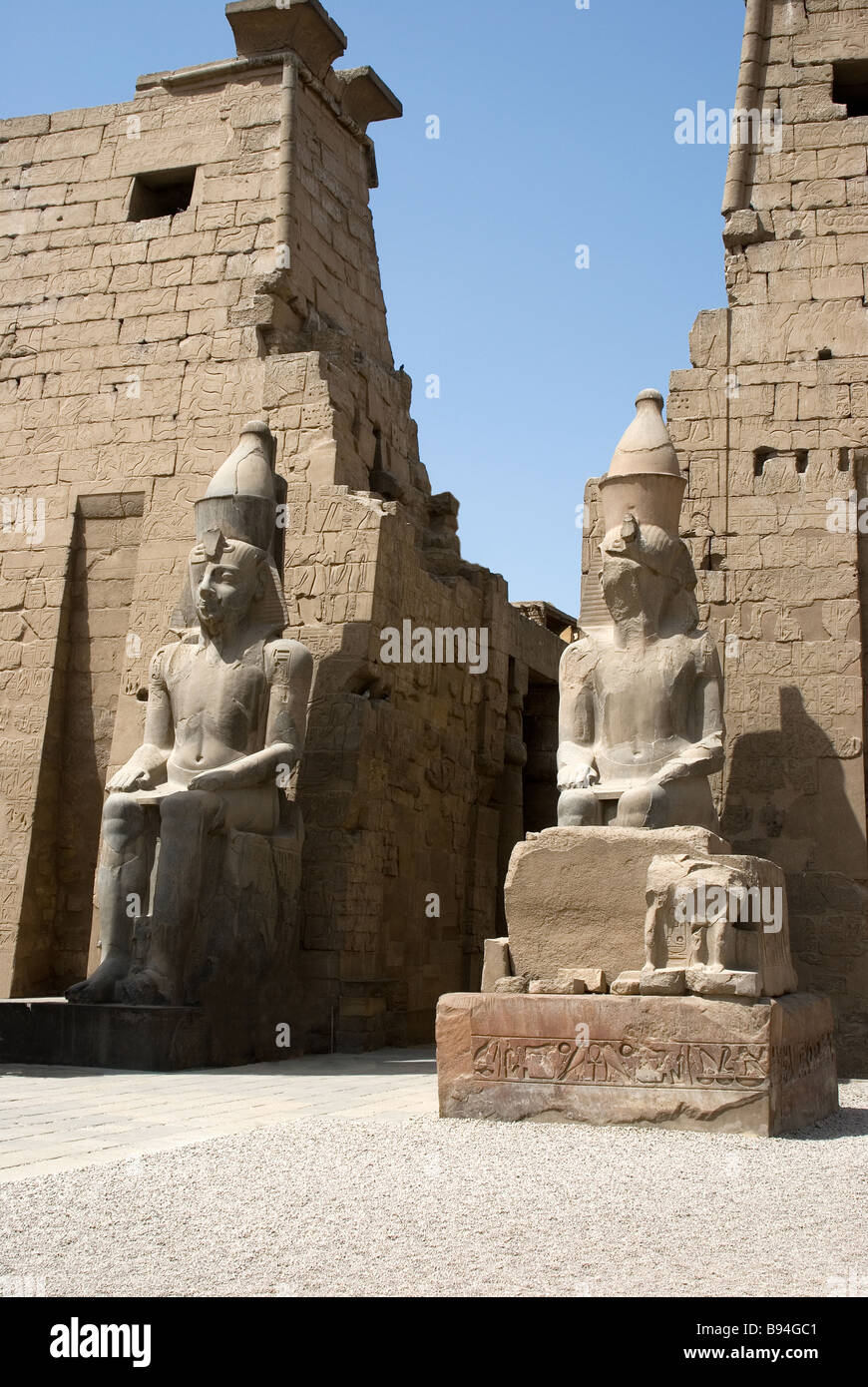 luxor temple statues Stock Photo - Alamy