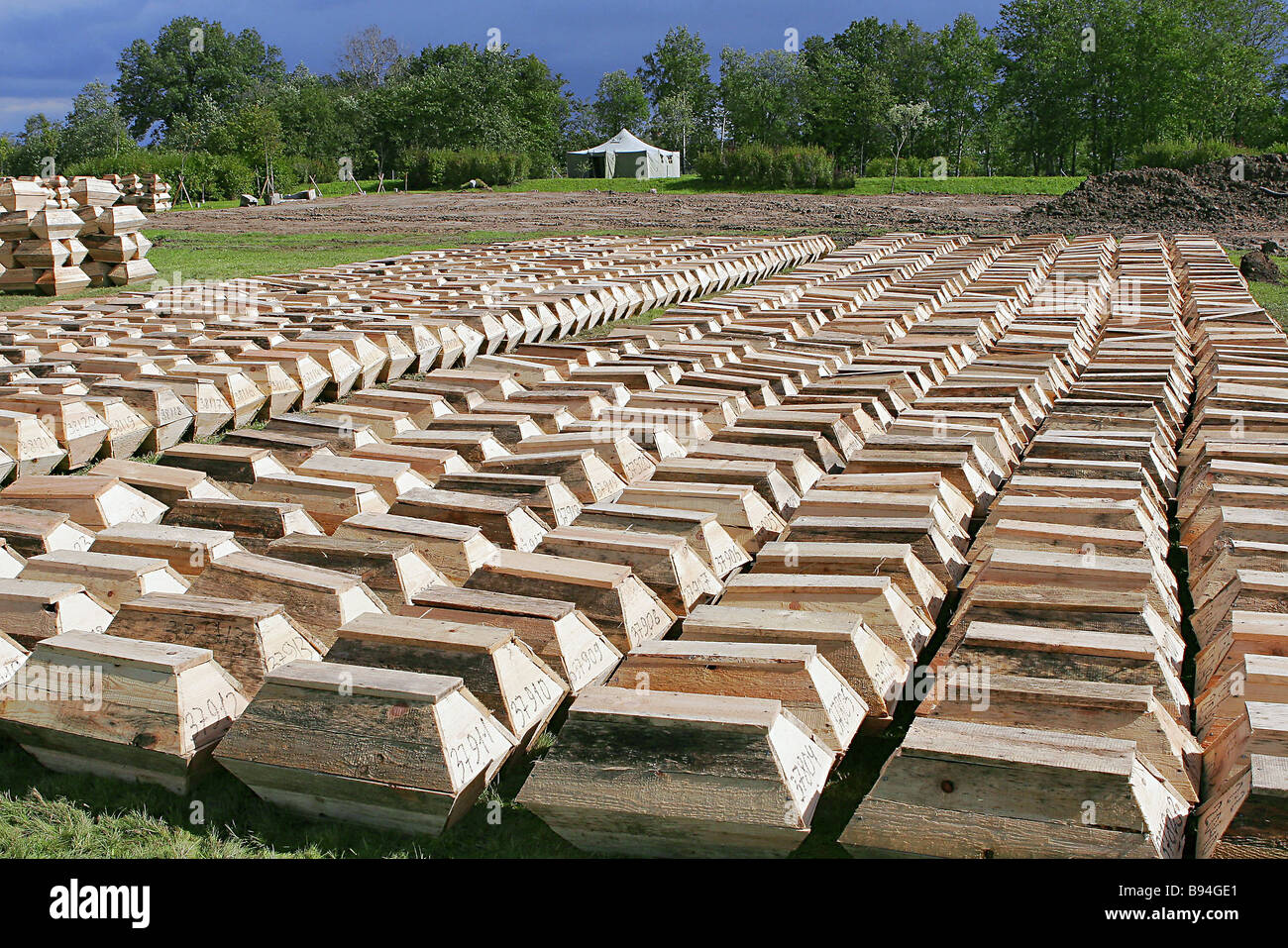 The reburial of German soldiers remains at a German memorial cemetery ...