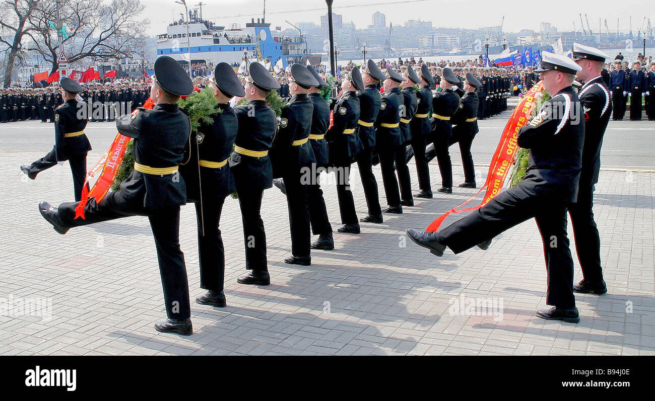 Laying wreaths to the Eternal Flame in Vladivostok on the Russian ...