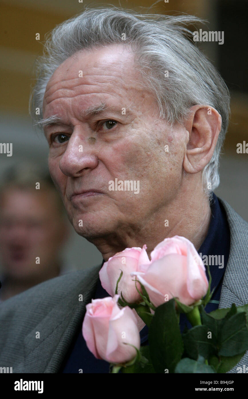 Journalist Genrikh Borovik before Tikhon Khrennikov s farewell ceremony ...