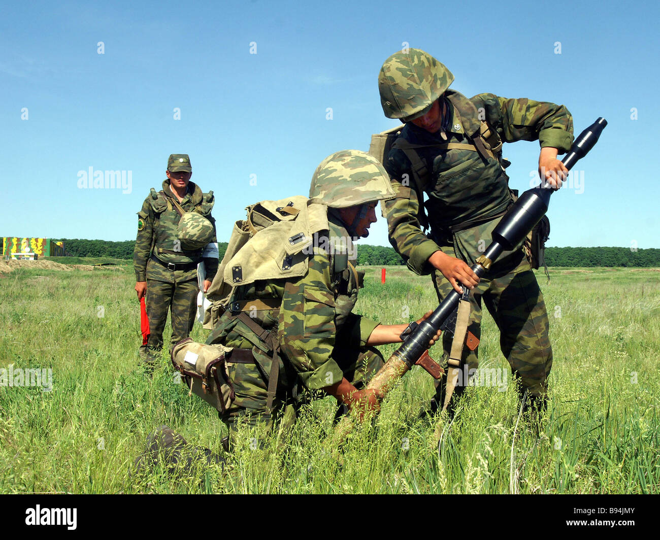 Summer battlefield training in the Russian armed forces Stock Photo - Alamy