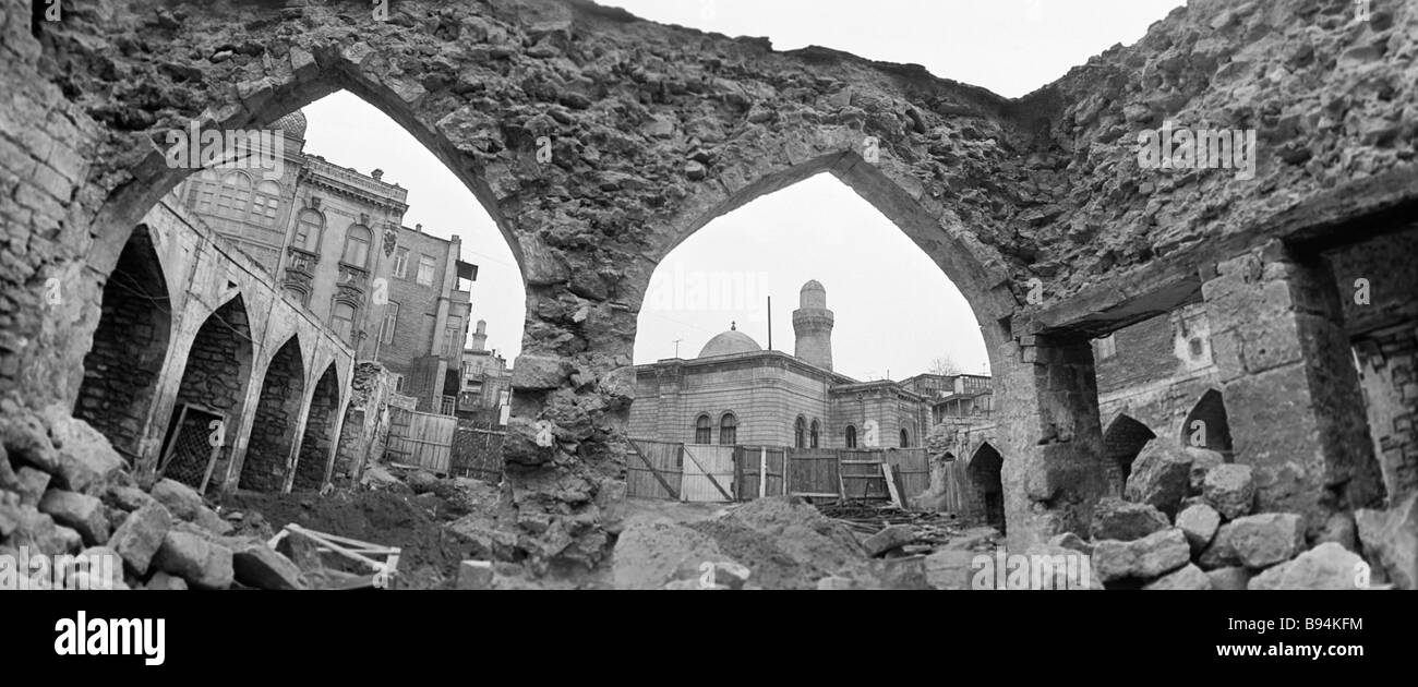Restoring the Icheri Shekher architectural complex Stock Photo - Alamy