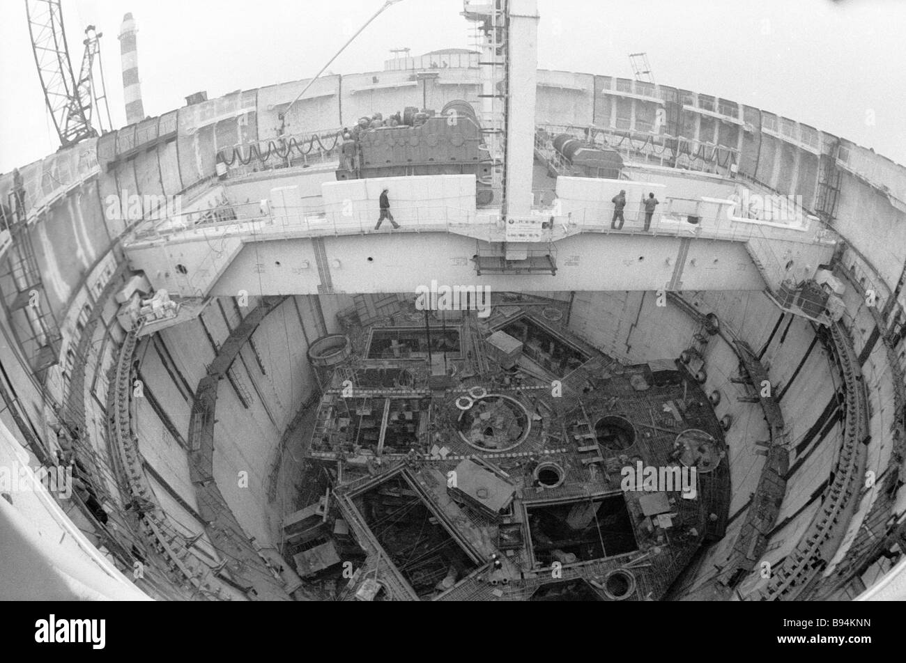 Erection work in the reactor compartment of Power Unit 2 of the South ...