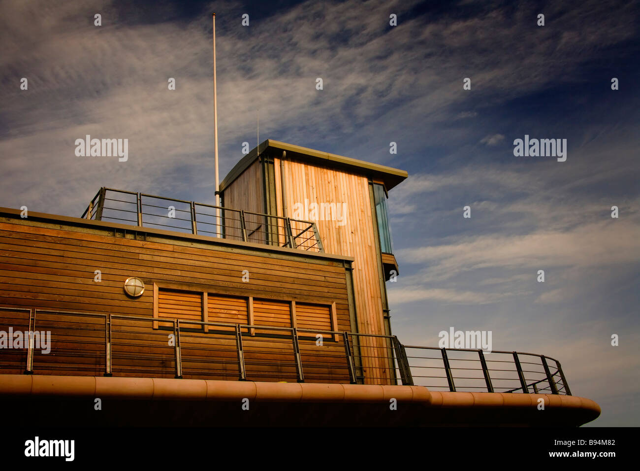 Horizontal timber cladding hi-res stock photography and images - Alamy