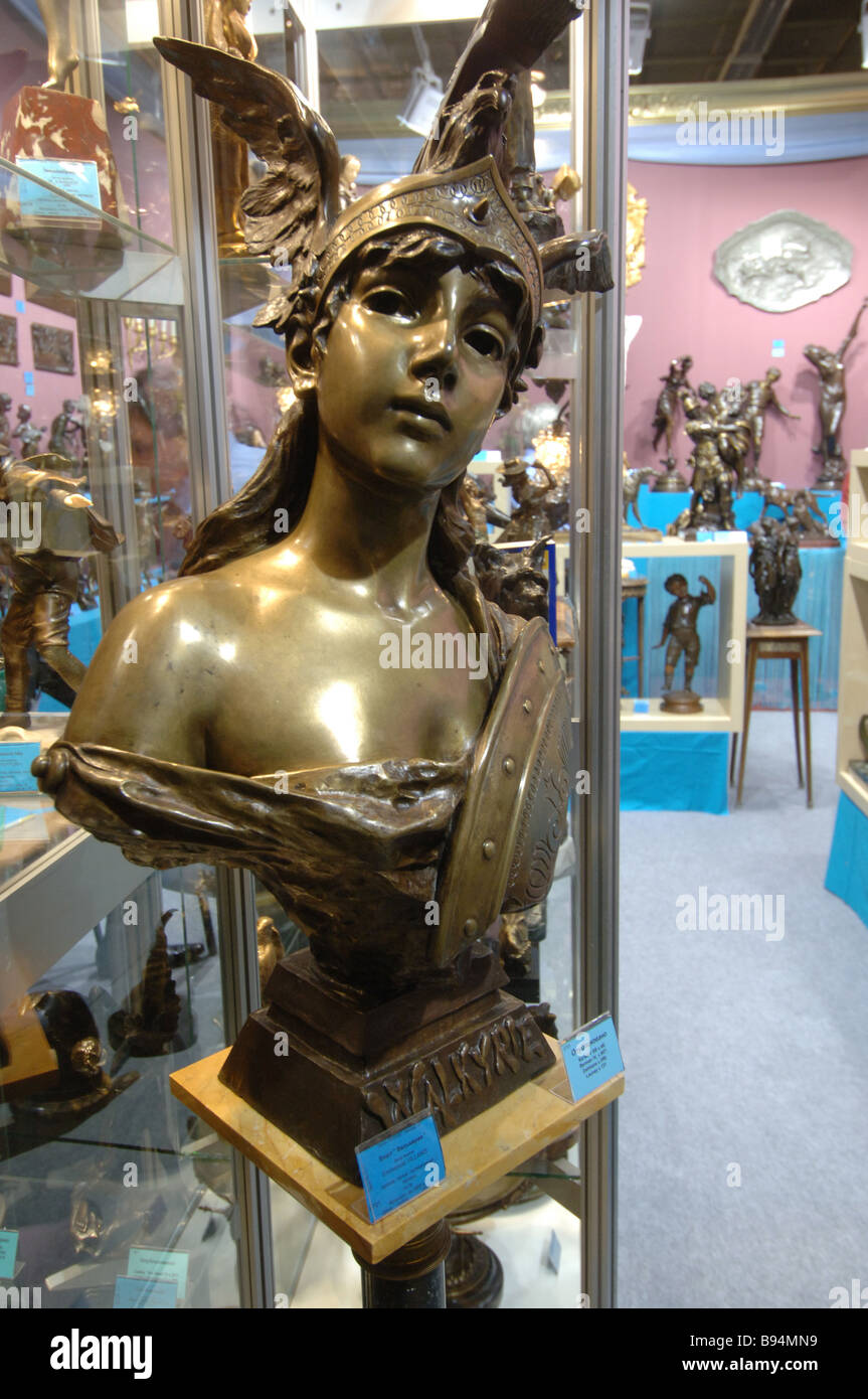 Showpieces of the 23rd Russian Antique Salon in the Central House of ...