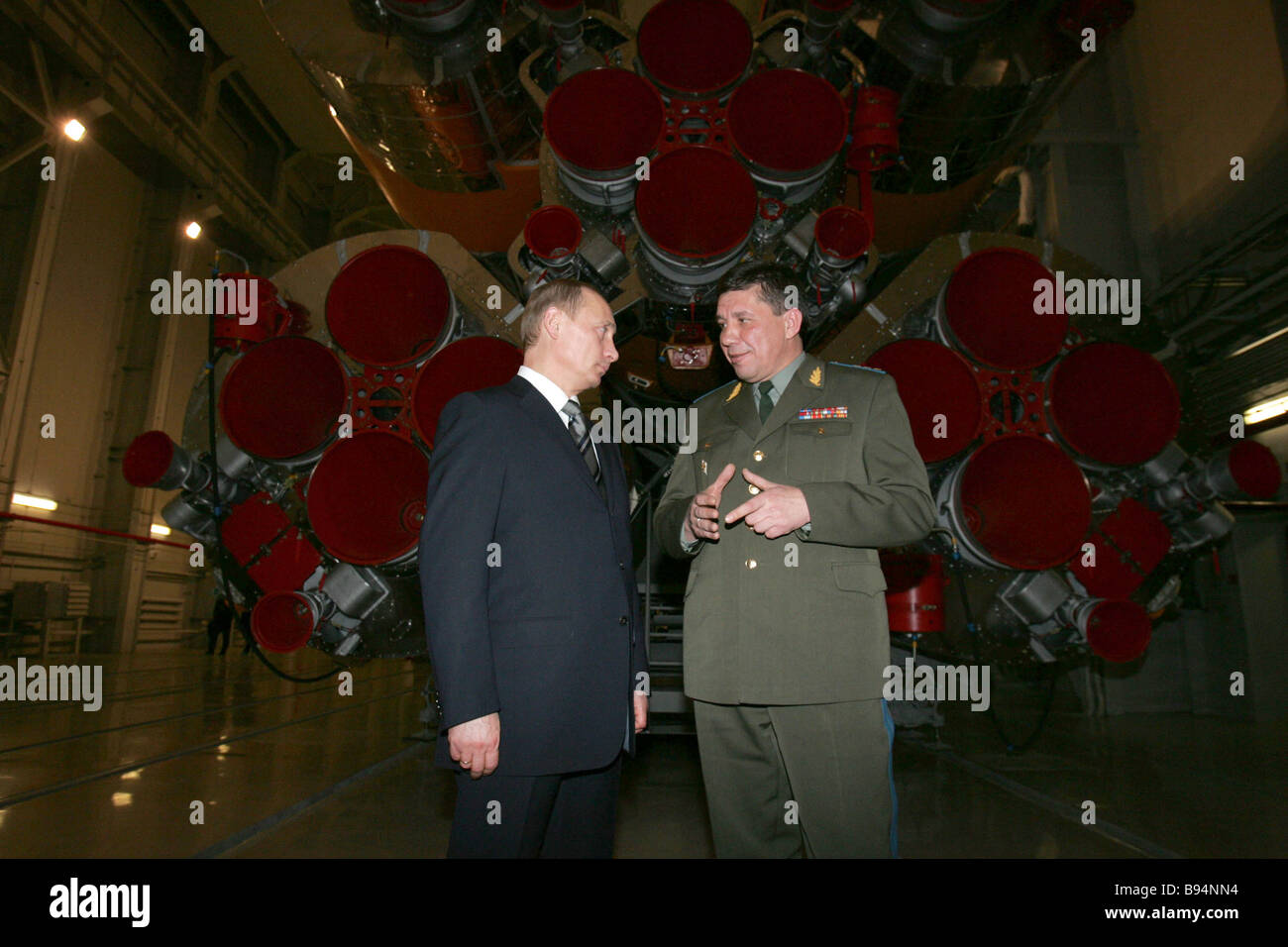 Russian President Vladimir Putin and Colonel General Vladimir Popovkin ...