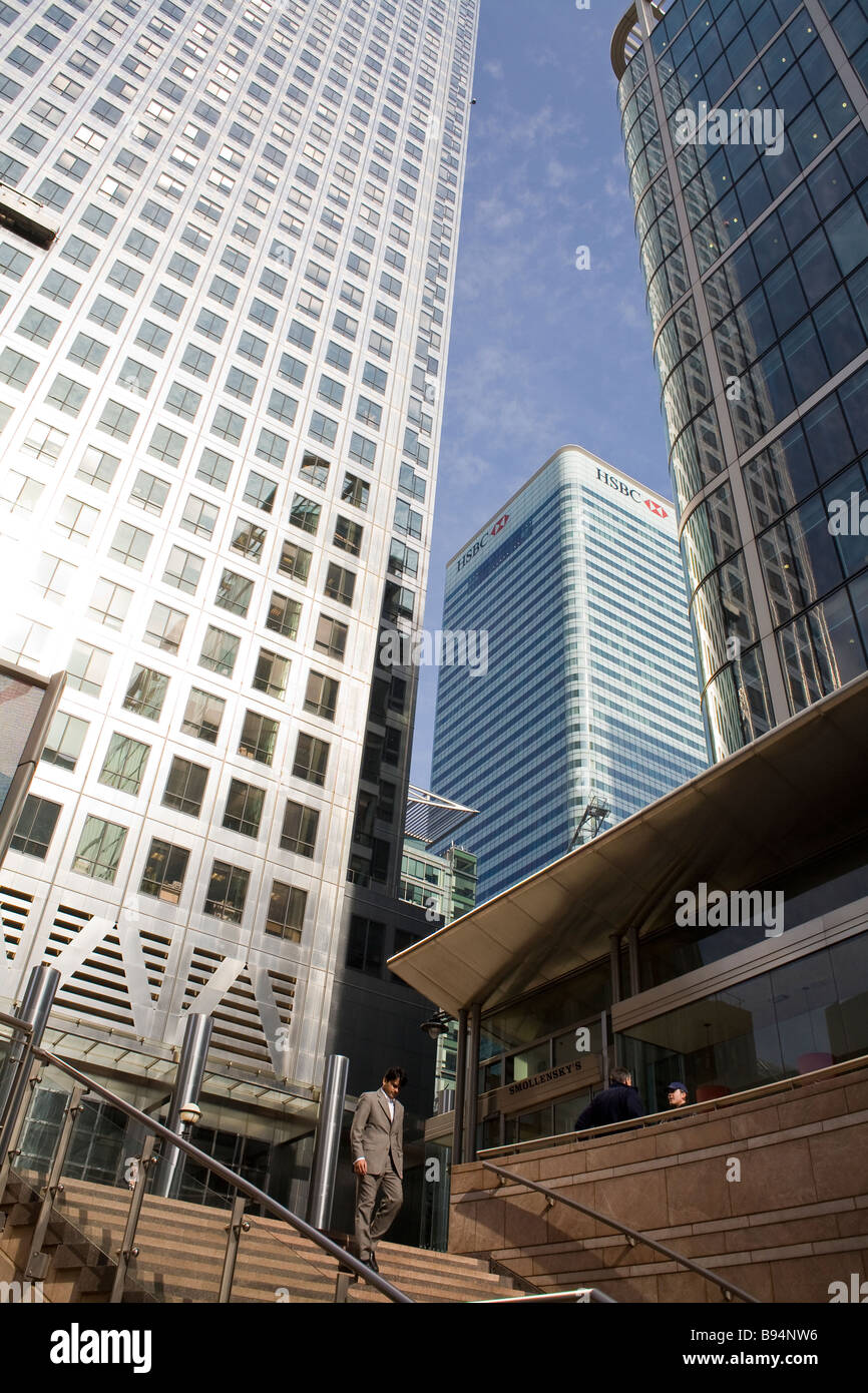 Hsbc bank building hi-res stock photography and images - Alamy