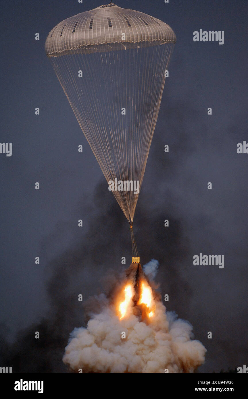 The 31st Detached Airborne Brigade of the Guards holds a command and ...