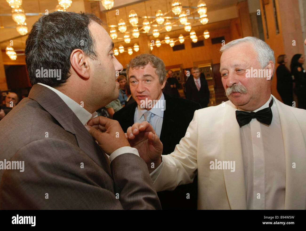 From left to right producer Alexander Rodnyansky and television ...