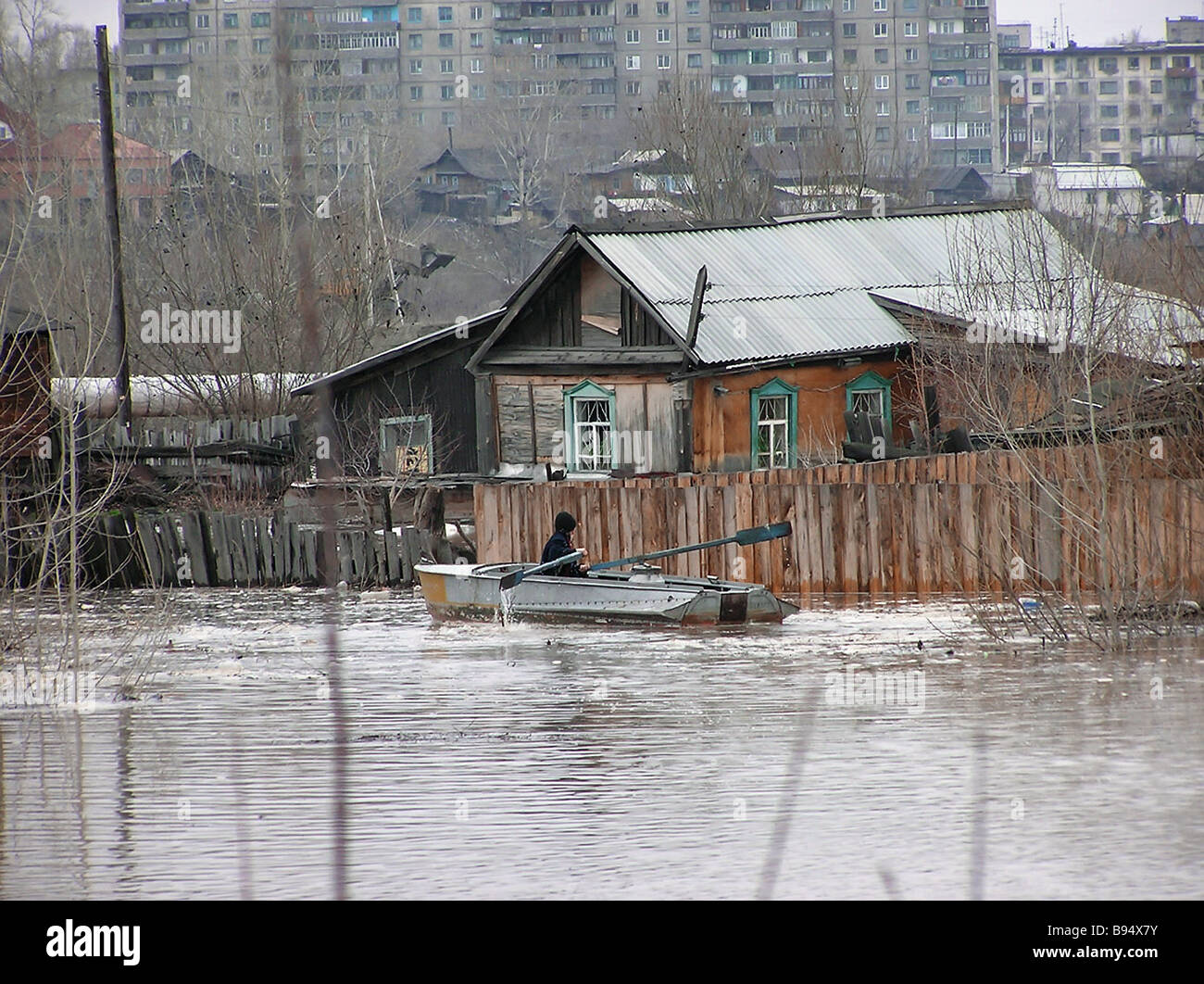 Houses in Biisk flooded by the Biya River Stock Photo - Alamy