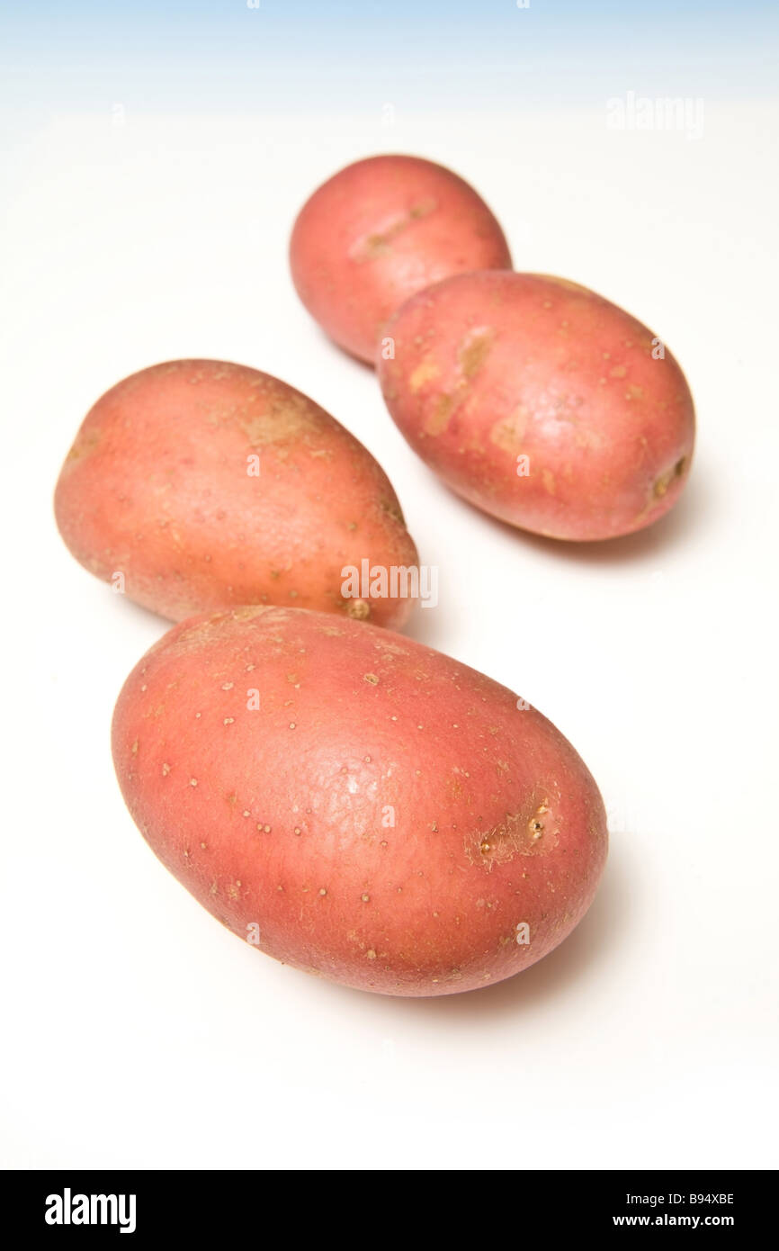 Red skinned potatoes hi-res stock photography and images - Alamy