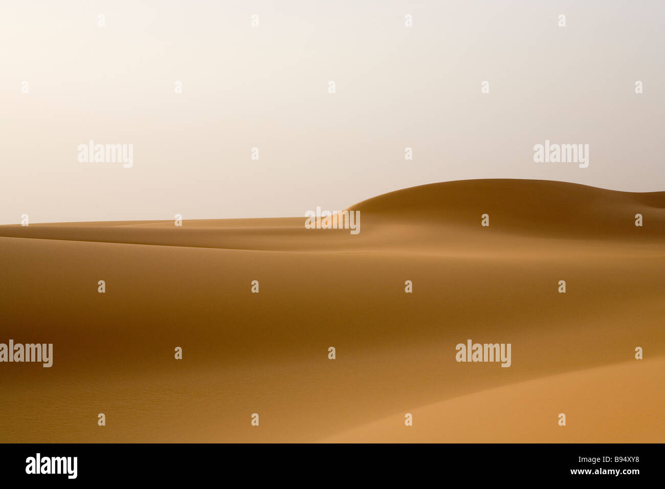 Whaleback sand dunes en-route to Gilf Kebir, Western Desert of Egypt ...