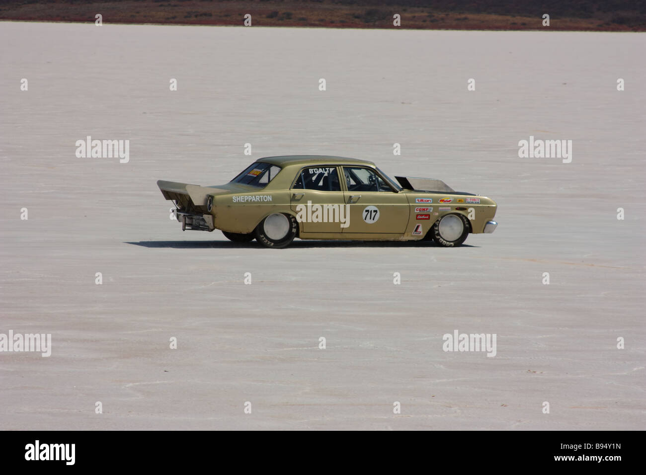 salt lake racing at lake Gairdner, Eyre Peninsula, South Australia ...