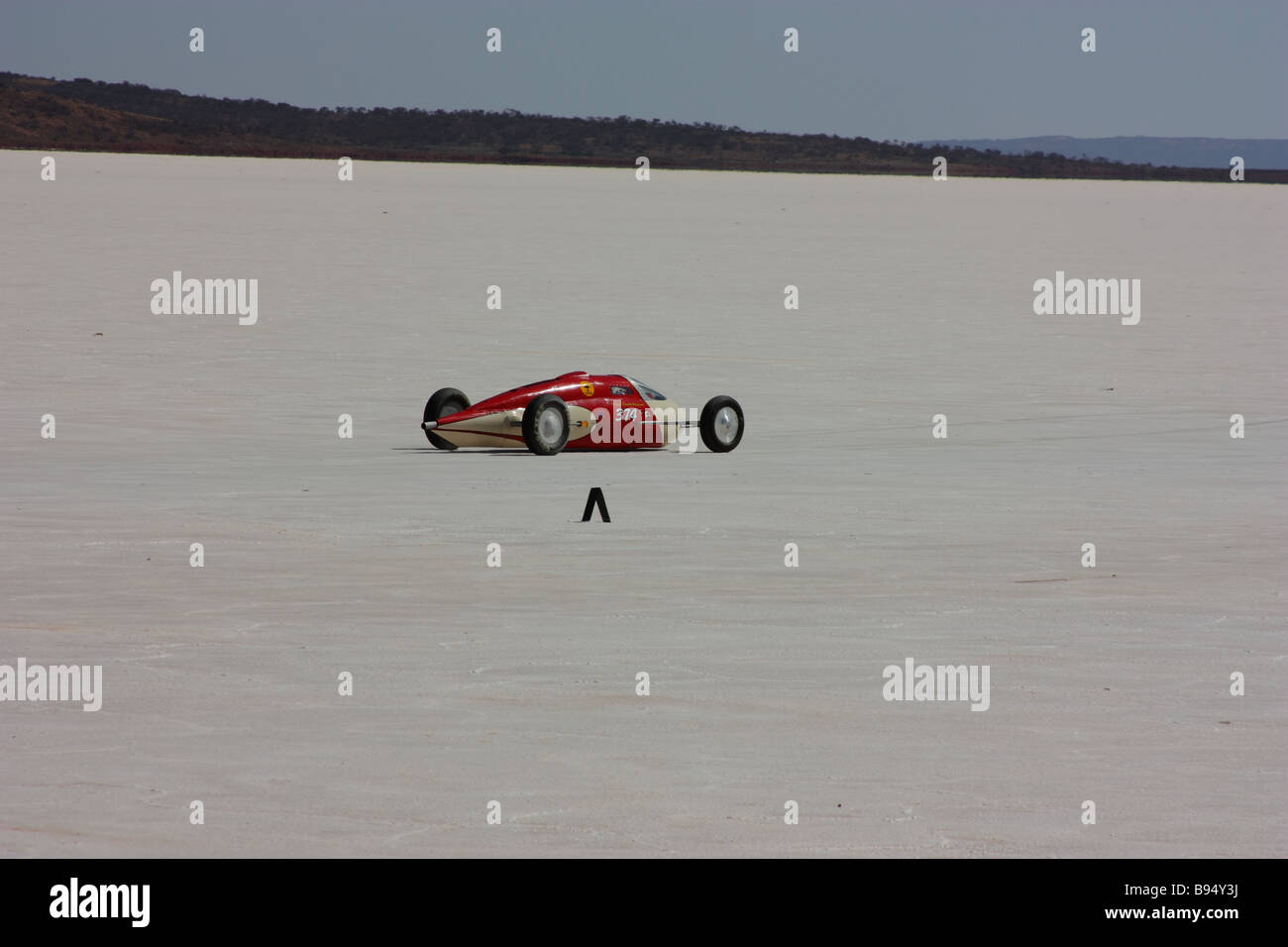 salt lake racing at lake Gairdner, Eyre Peninsula, South Australia ...